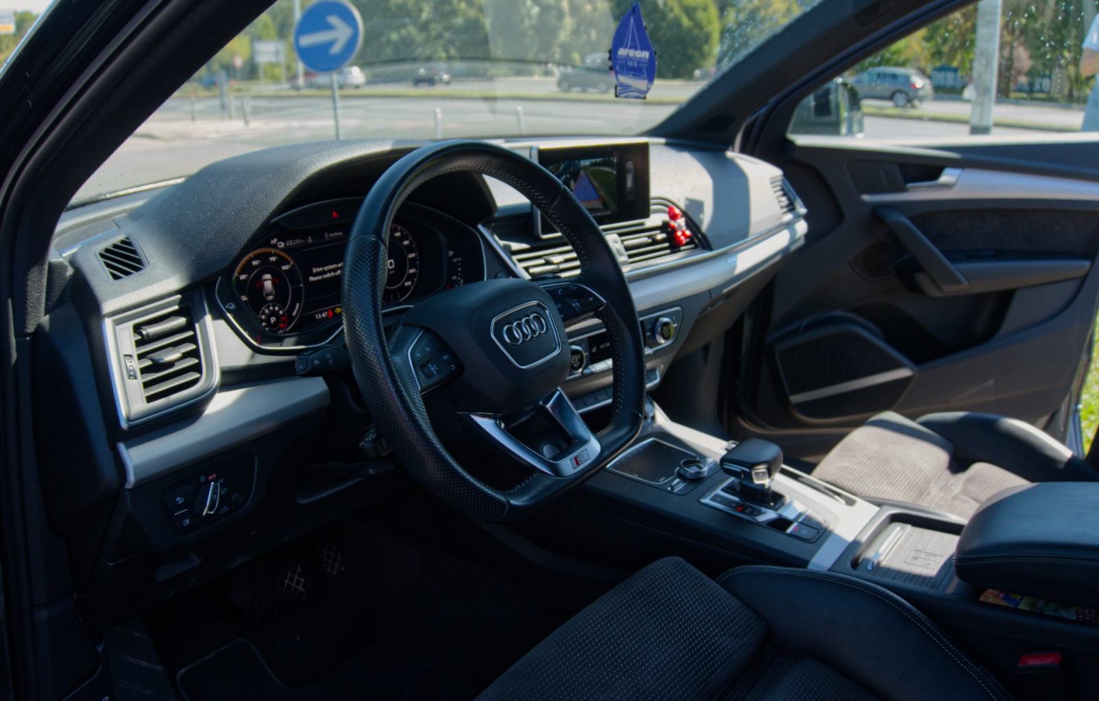 Audi Q5 55 TFSI e S line PLUG-IN B&O KAM. ALC. MATRIX, 2019 god.