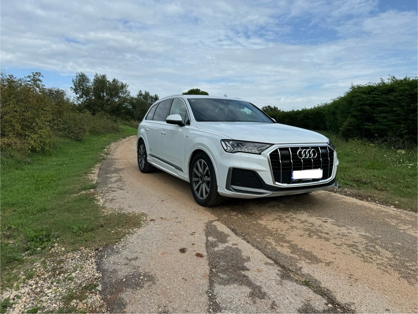 Audi Q7 sport # 170 kw # zračni ovjes # 7 sjedala # garancija 4 god ...