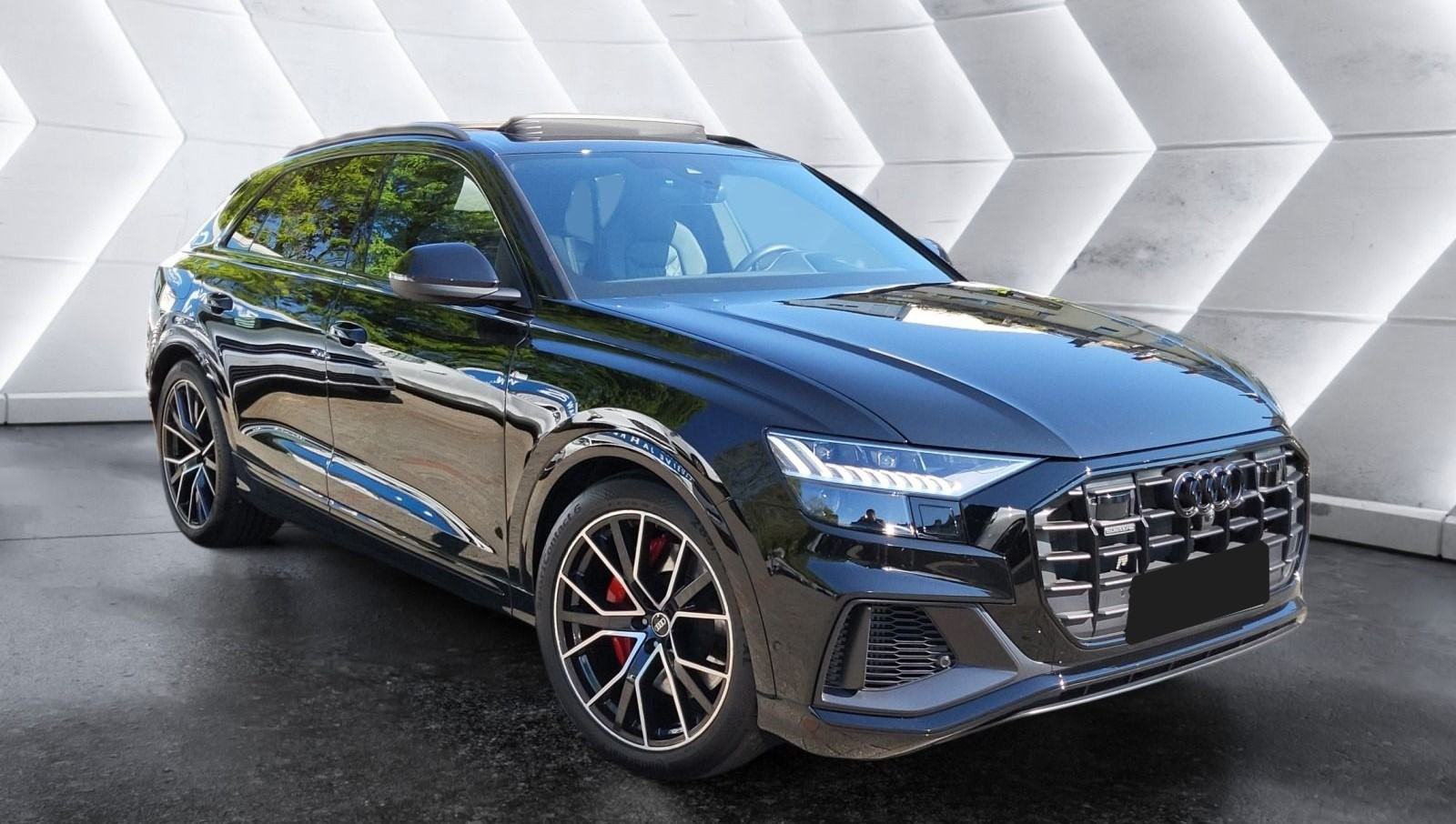 Audi Q8 55 TFSI e S Line MATRIX*DRAGONS*HUD*B&O*PAN*22, 2023 god.