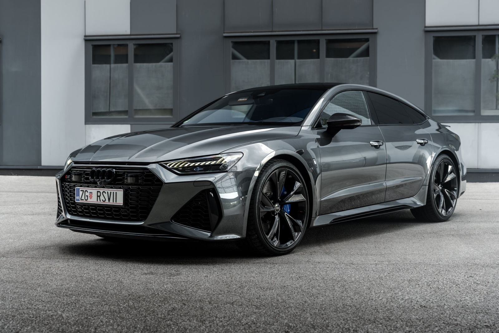 AUDI RS7 RS DYNAMIC B&O MATRIX PANORAMA DRC KARBON PDV DUGOROČNI NAJAM ...