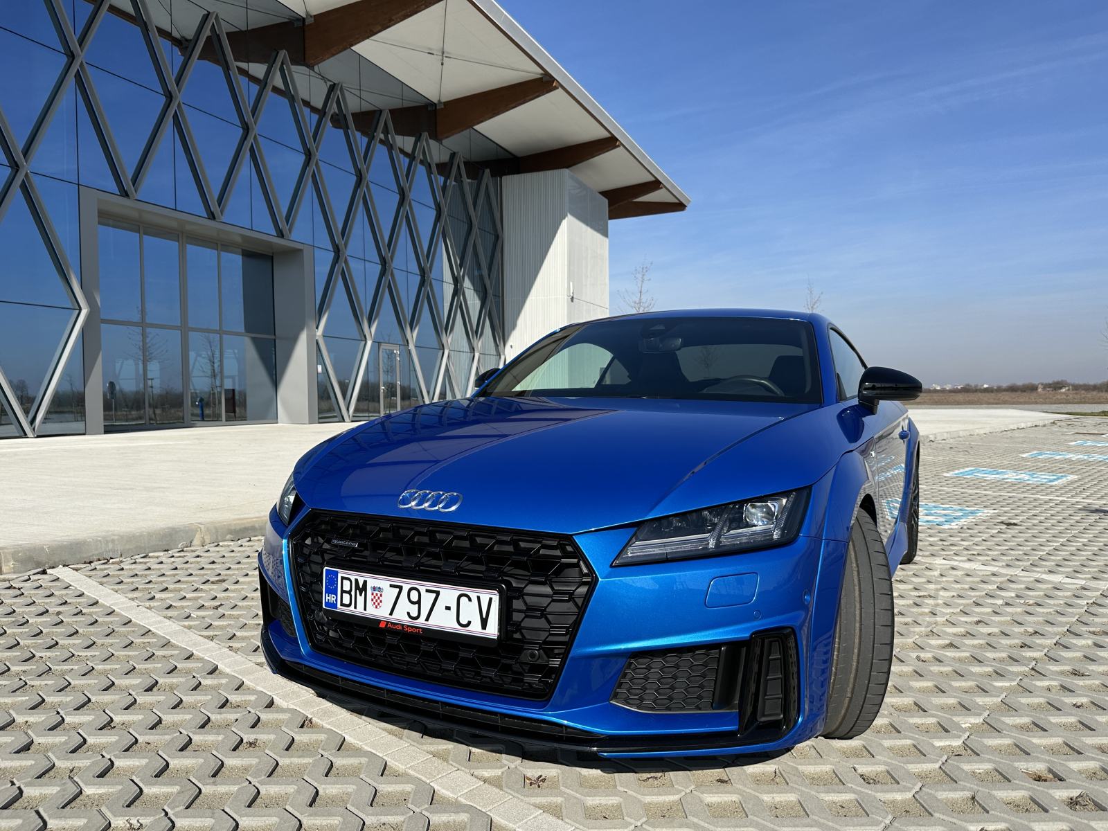Audi TT 2,0 TFSI automatik, 2017 god.