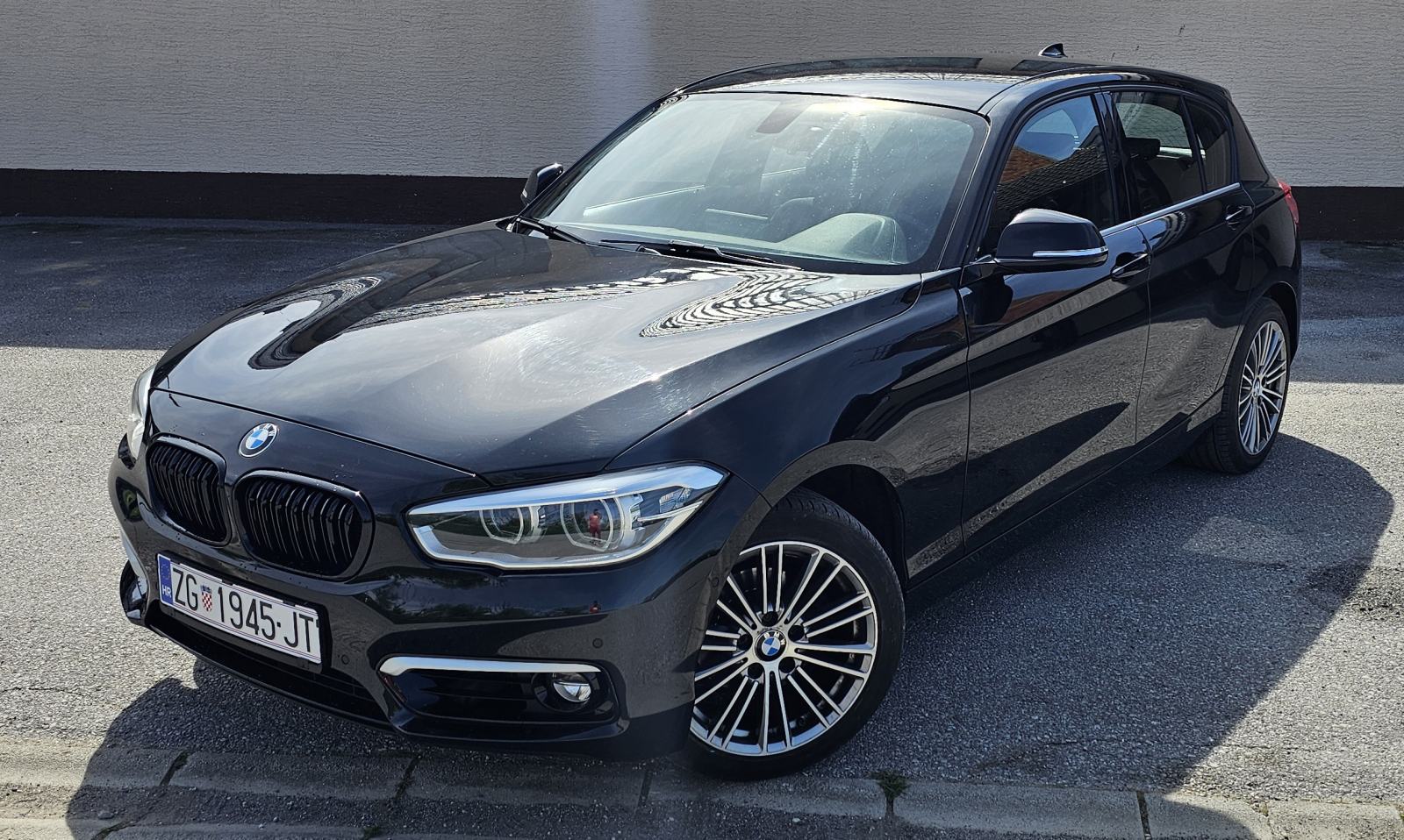 BMW 118d URBAN line, digitalni cockpit, Navi Pro, FULL LED, REG 4/25 ...