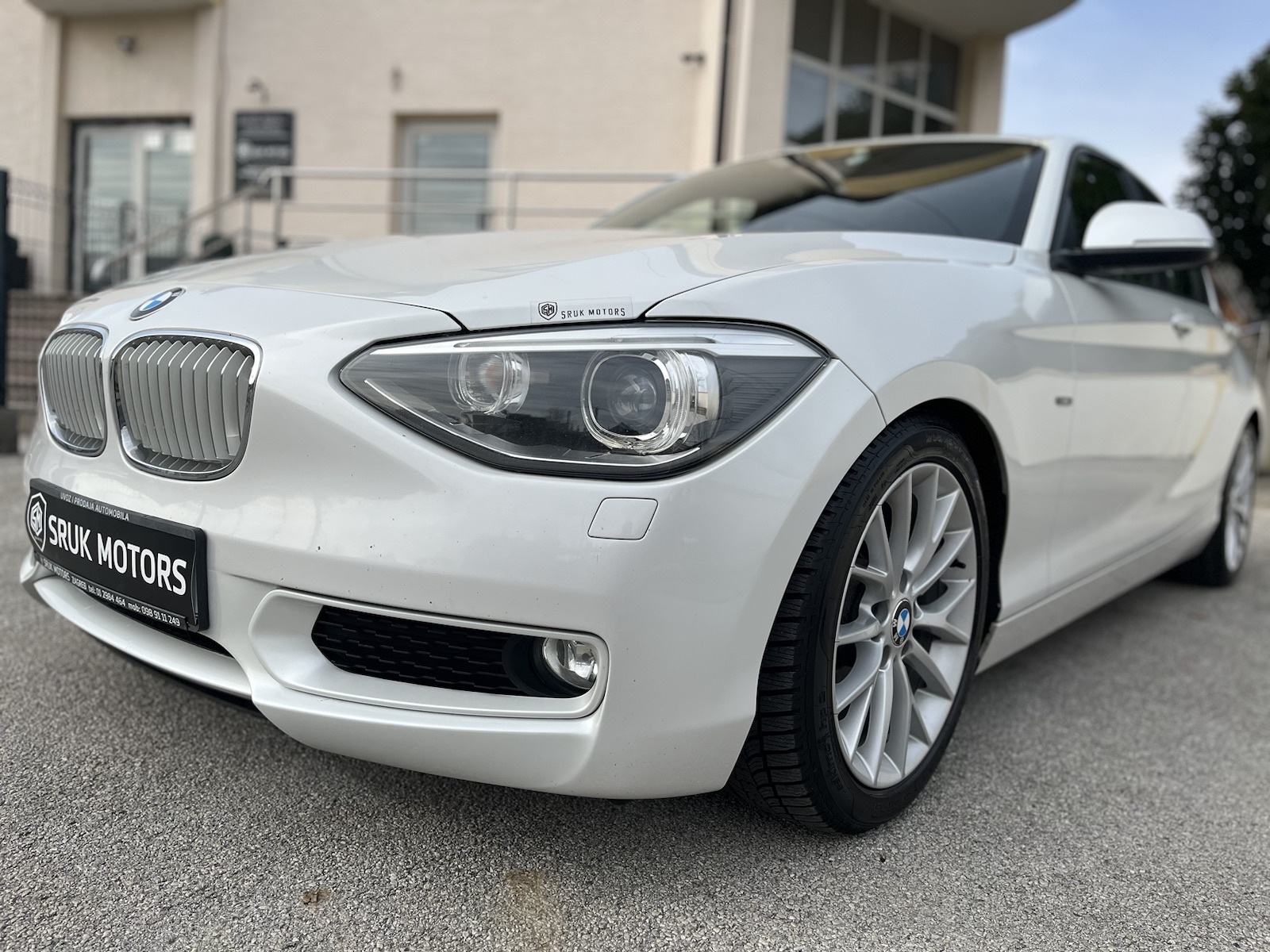 BMW 118d *URBAN*PERLA*NAVI*BI XENON*ODLIČAN*God dana REG*, 2014 god.