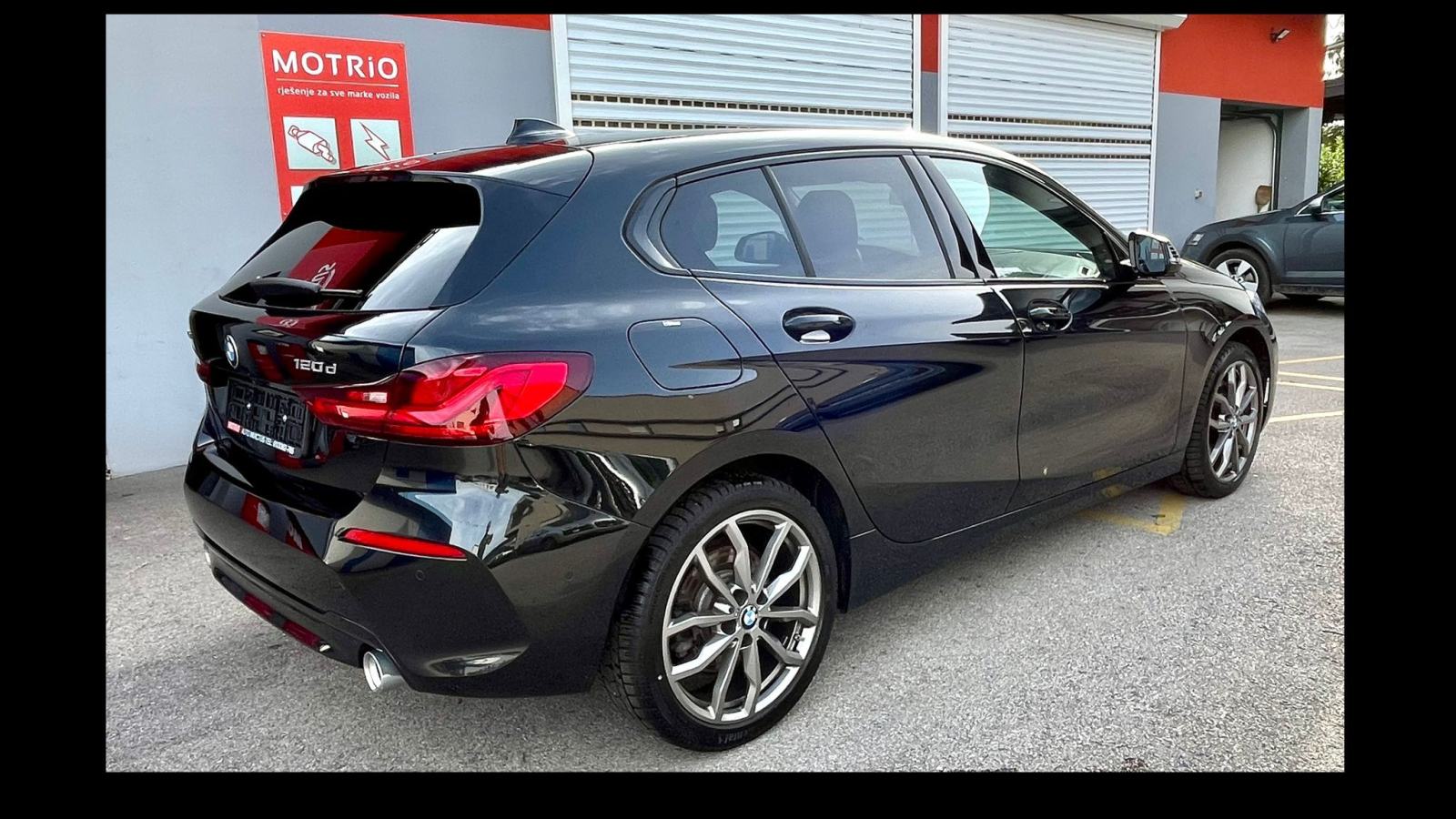 BMW 120d xDrive Steptronic Sport Line, 2022 god.