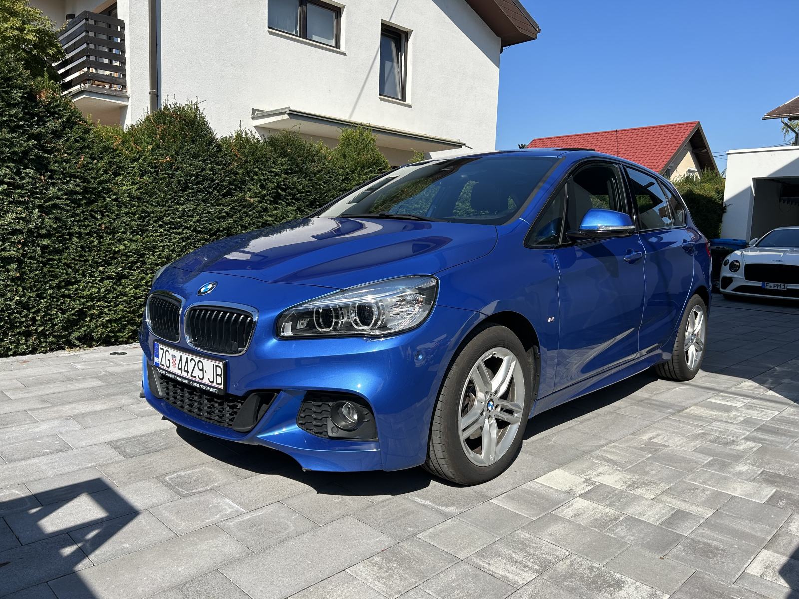 BMW 218d Active Tourer M Sport - 12.500 EUR + PDV, 2017 god.