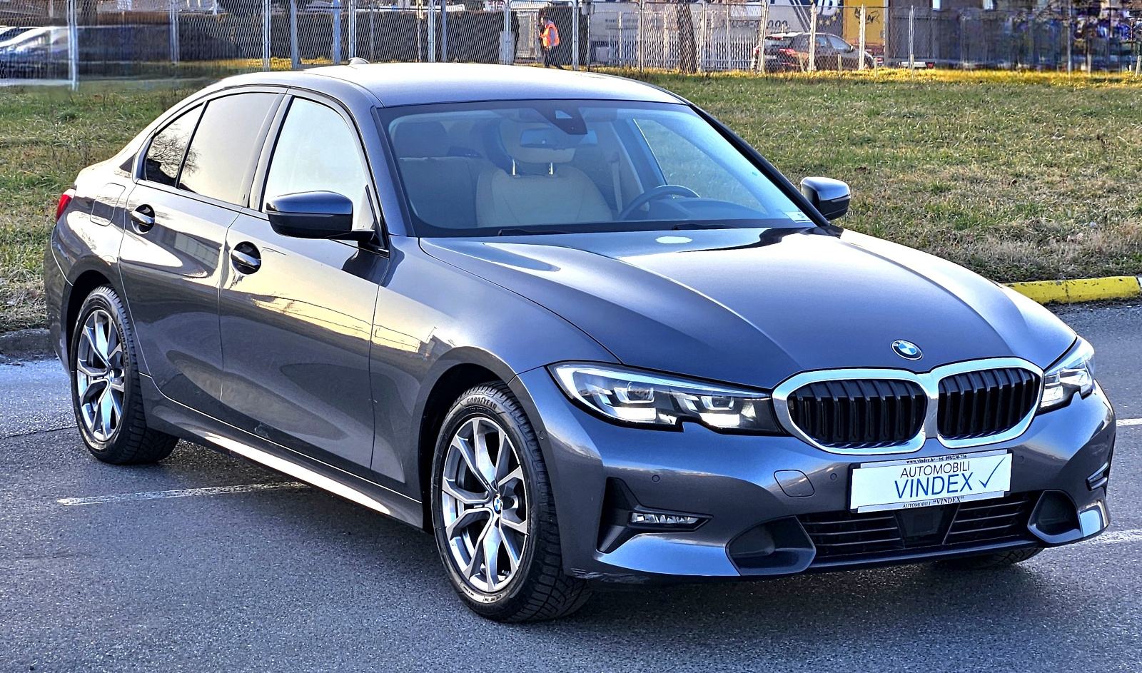 BMW 318d A/T Sport 83000 km, 2021 god.