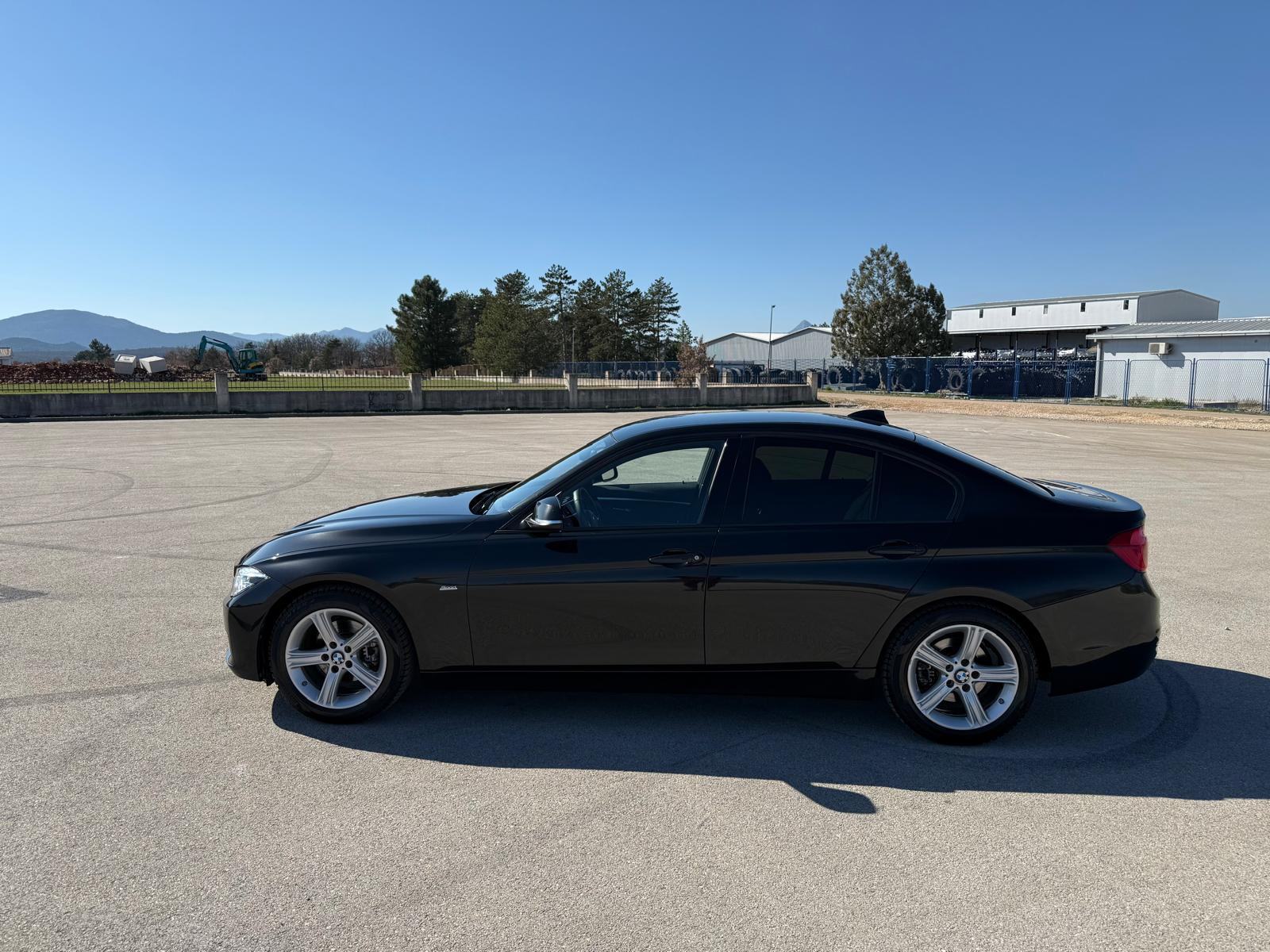 BMW 320d lci 2016 Sport line, HUD, 225tkm, 2016 god.