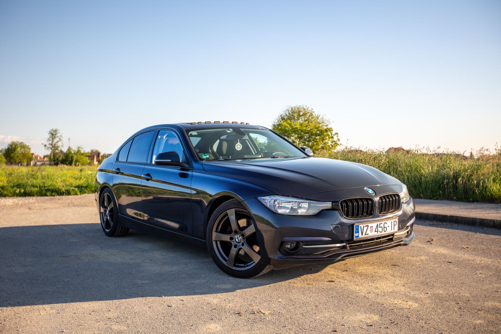 BMW serija 3 320d Sportline LCI (2016), 2016 god.