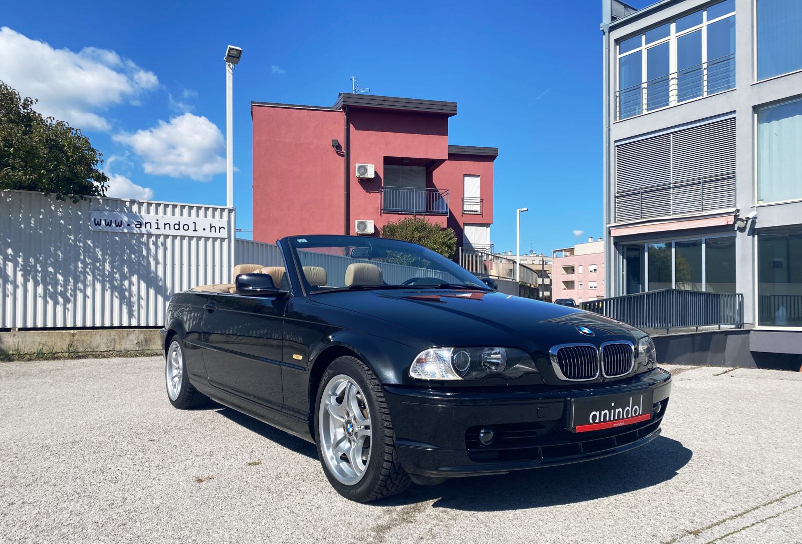 BMW 320i Cabriolet //samo 37.016 Km! //1. vlasnik //HR auto //Anindol ...