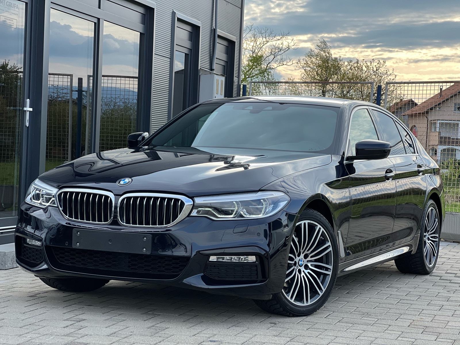 BMW 520d xDrive, M SPORT, ADAP. LED, KAMERA, MRTVI KUT, SAG, ALU 19 ...