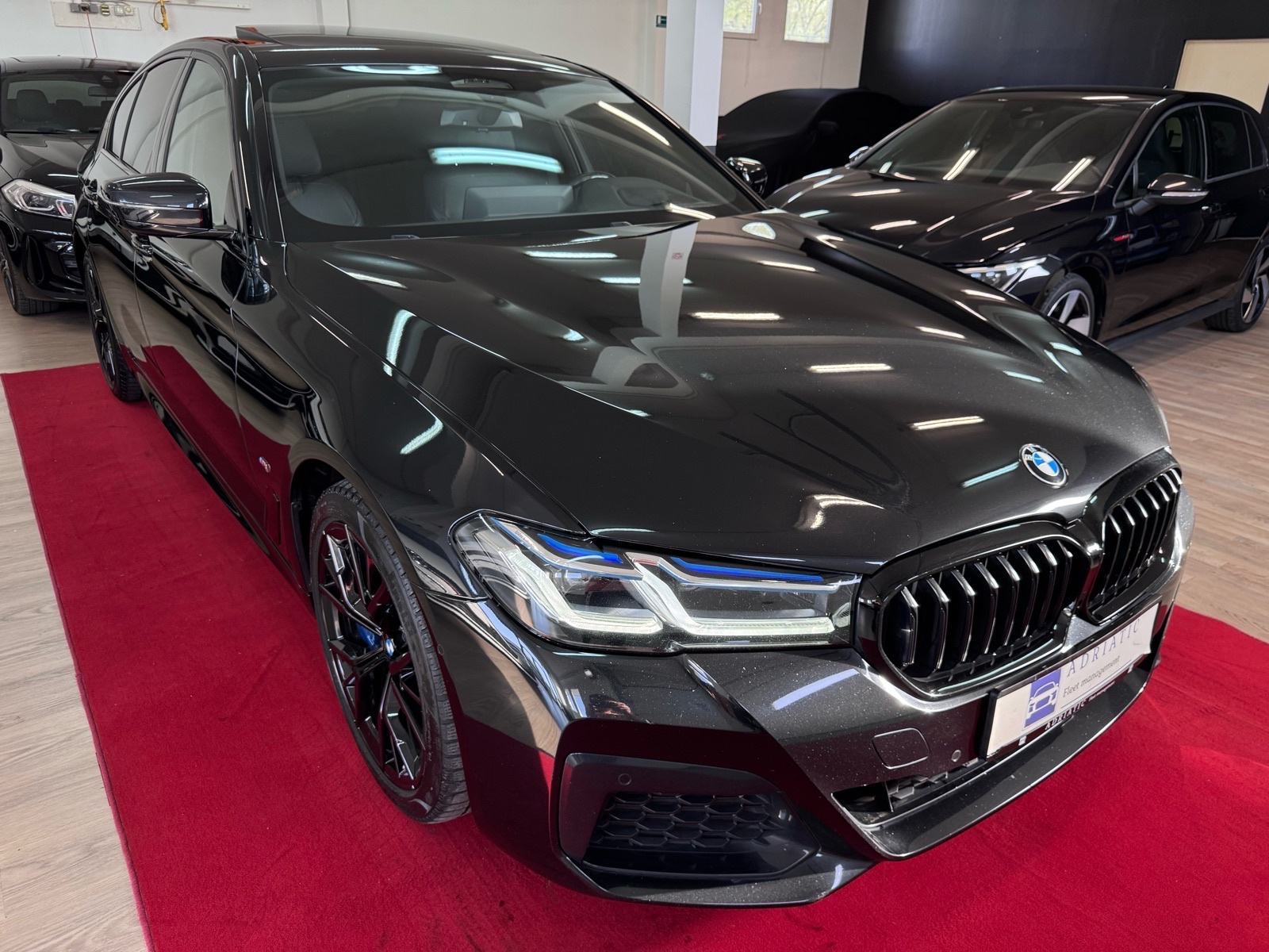 BMW 530d LCI M-SPORT ***LASER, ŠIBER, KEYLESS, ACC, HEAD-UP ***PDV ...