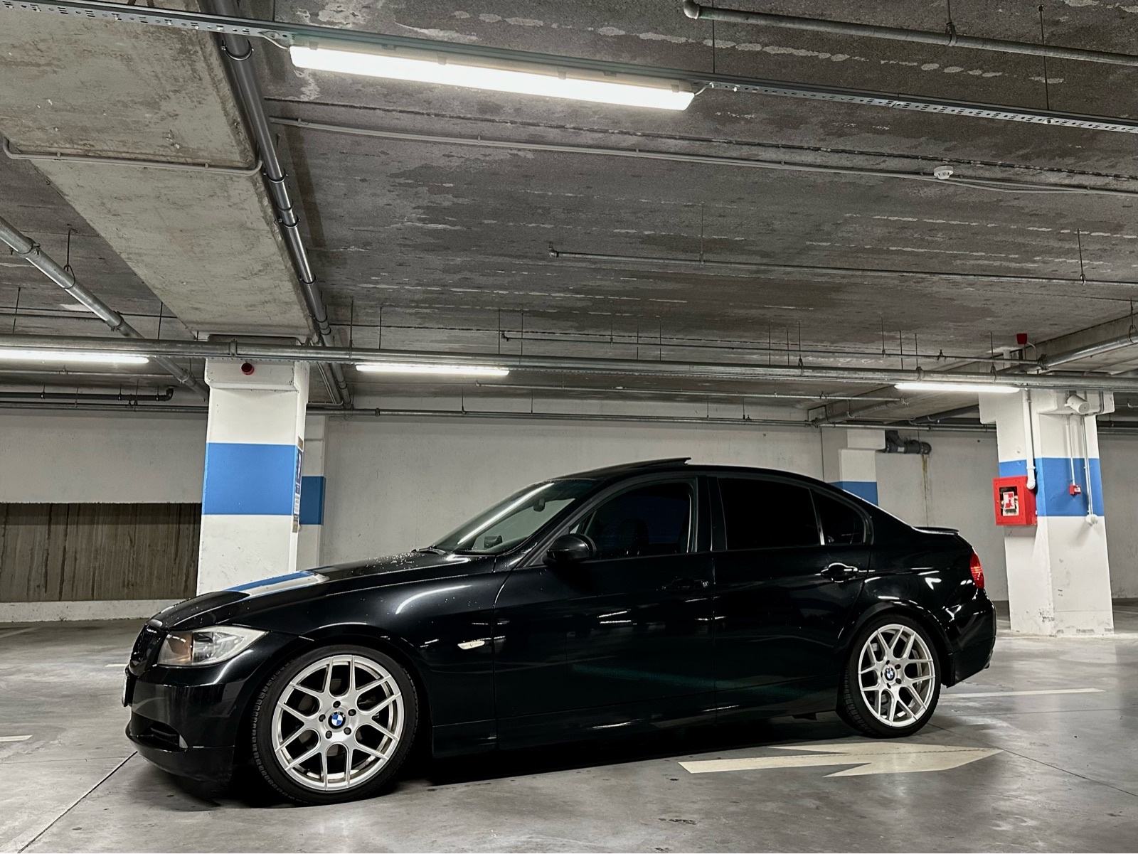 BMW E90 320d M47, 2006 god.