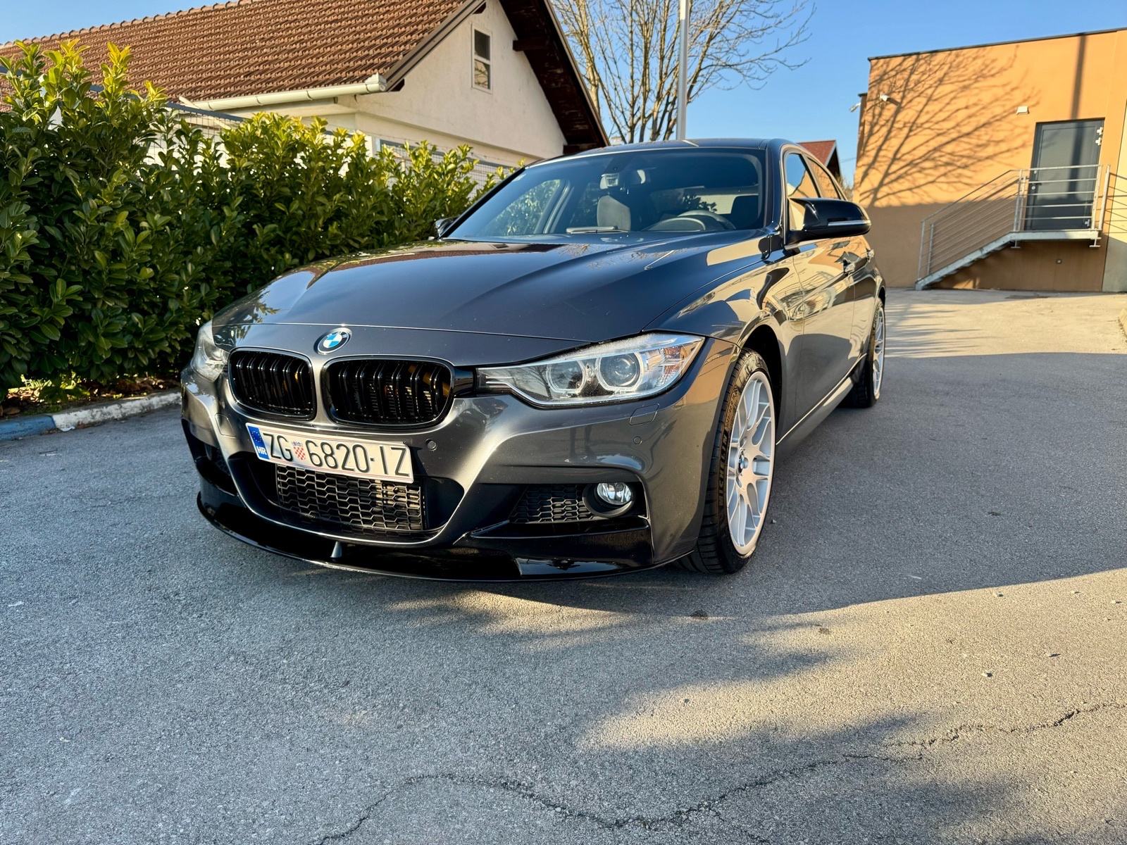 BMW F30 320xd M paket + M performance, 2013 god.