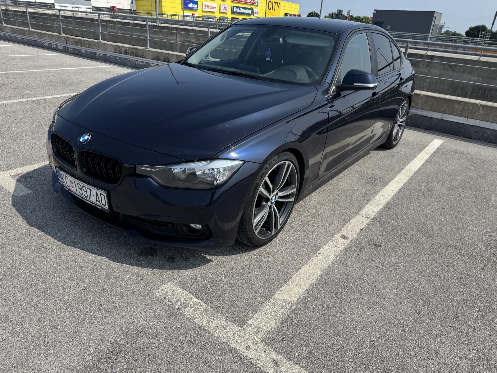 BMW F30 Lci 318d, 2017 god.