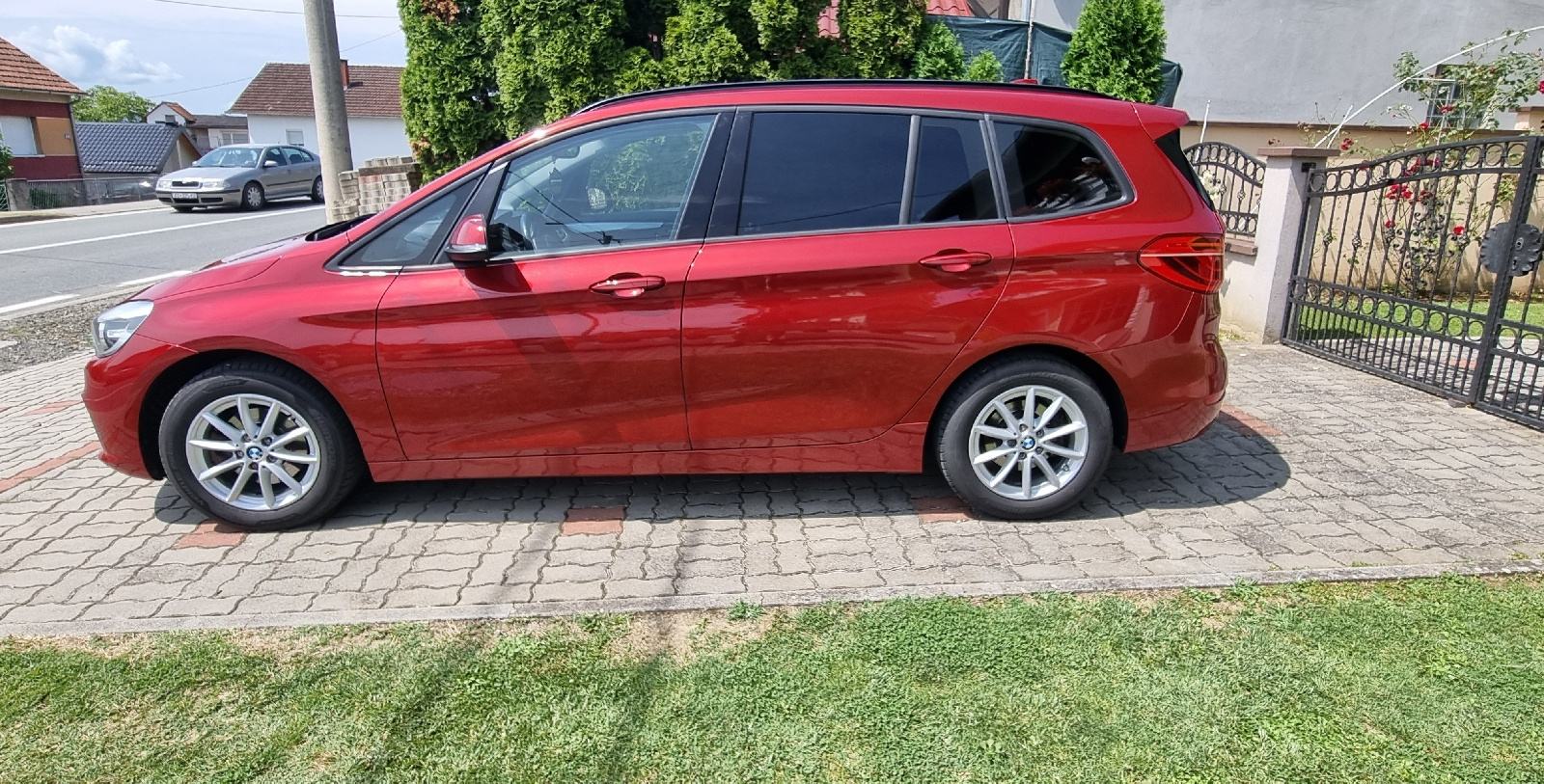 BMW serija 2 Active Tourer 214d, 2015 god.