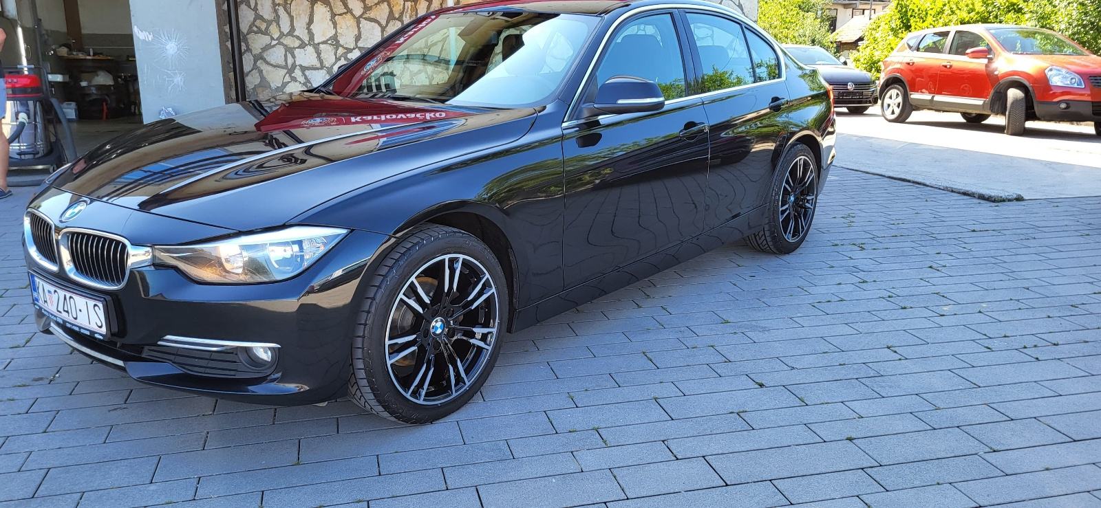 BMW serija 3 318d limo Luxury Line, 2015 god.