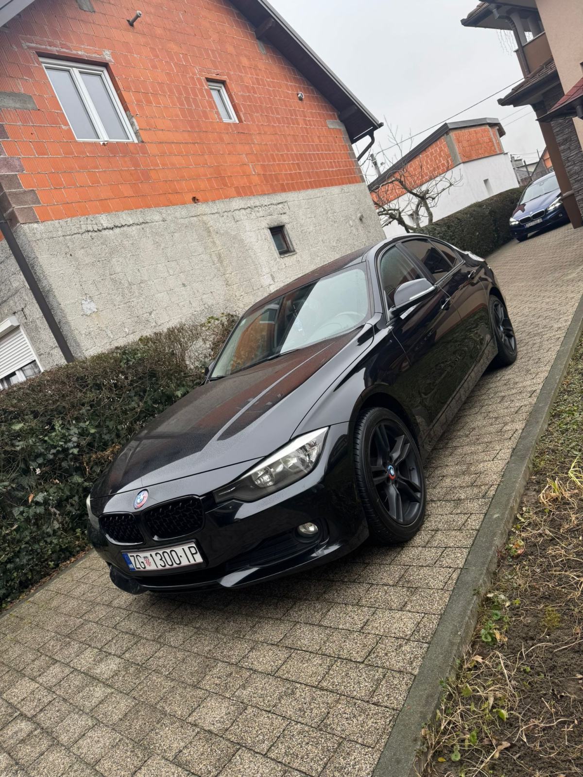 BMW serija 3 318d, 2012 god.