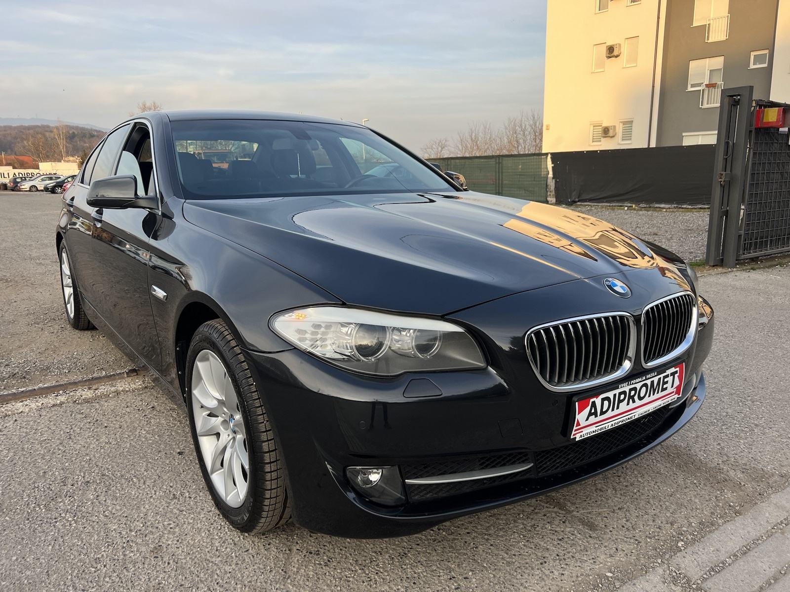 BMW serija 5 520d automatik **REG 1 GOD**, 2012 god.