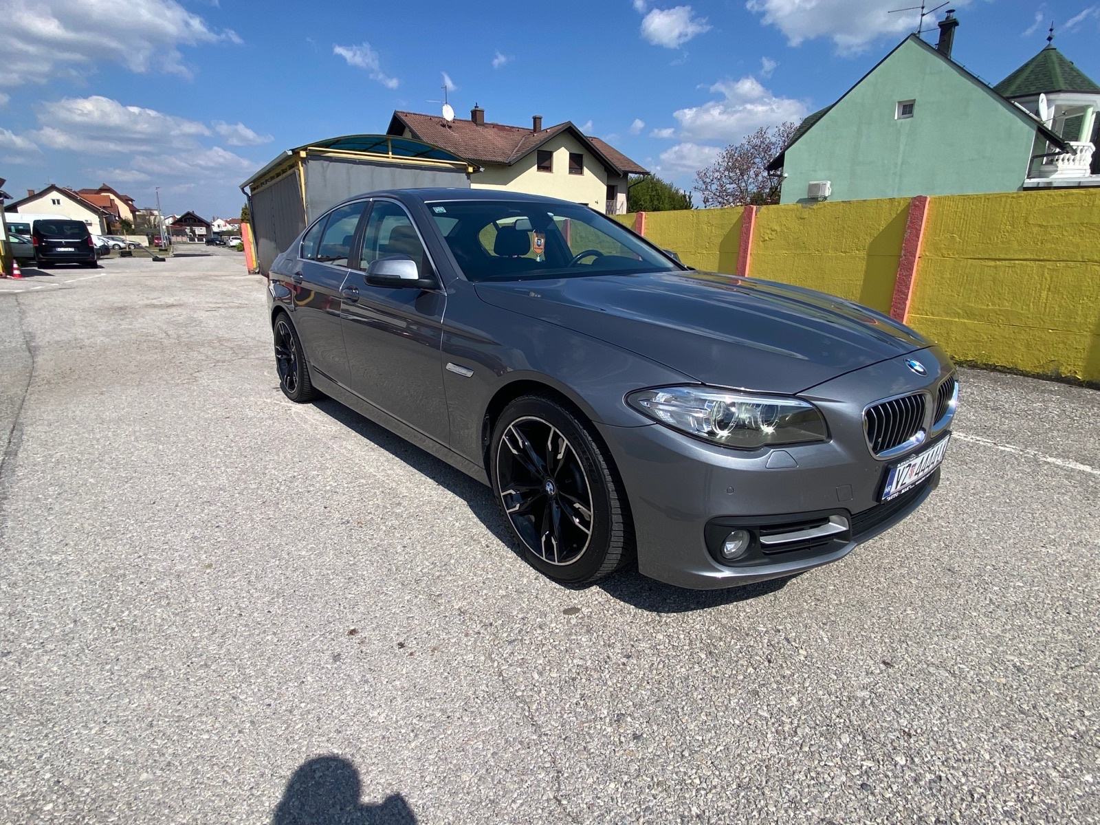 BMW serija 5 520d automatik REG. Do 3/26, 2014 god.