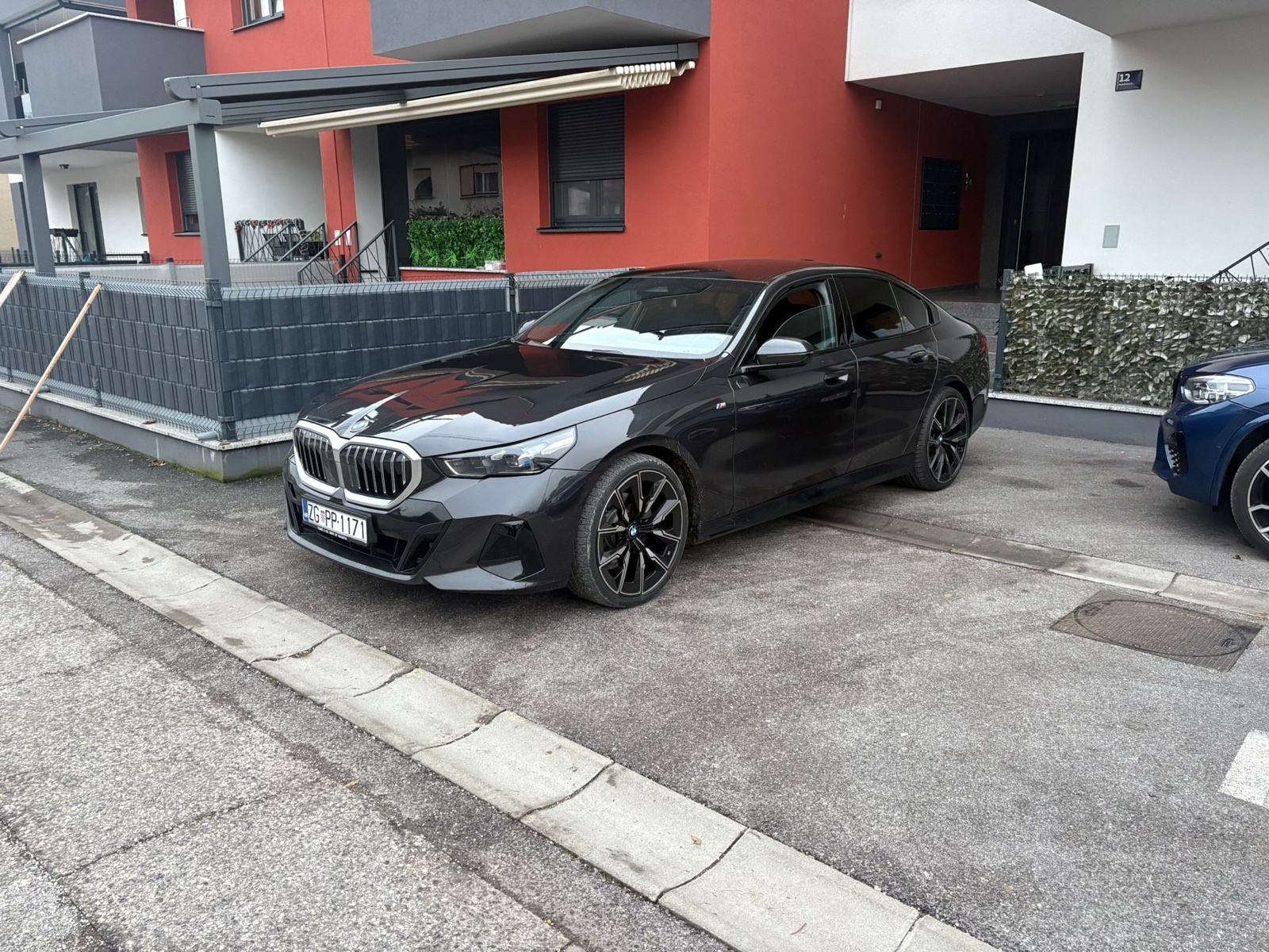 BMW 520d X-drive M-paket PDV, 2024 god.