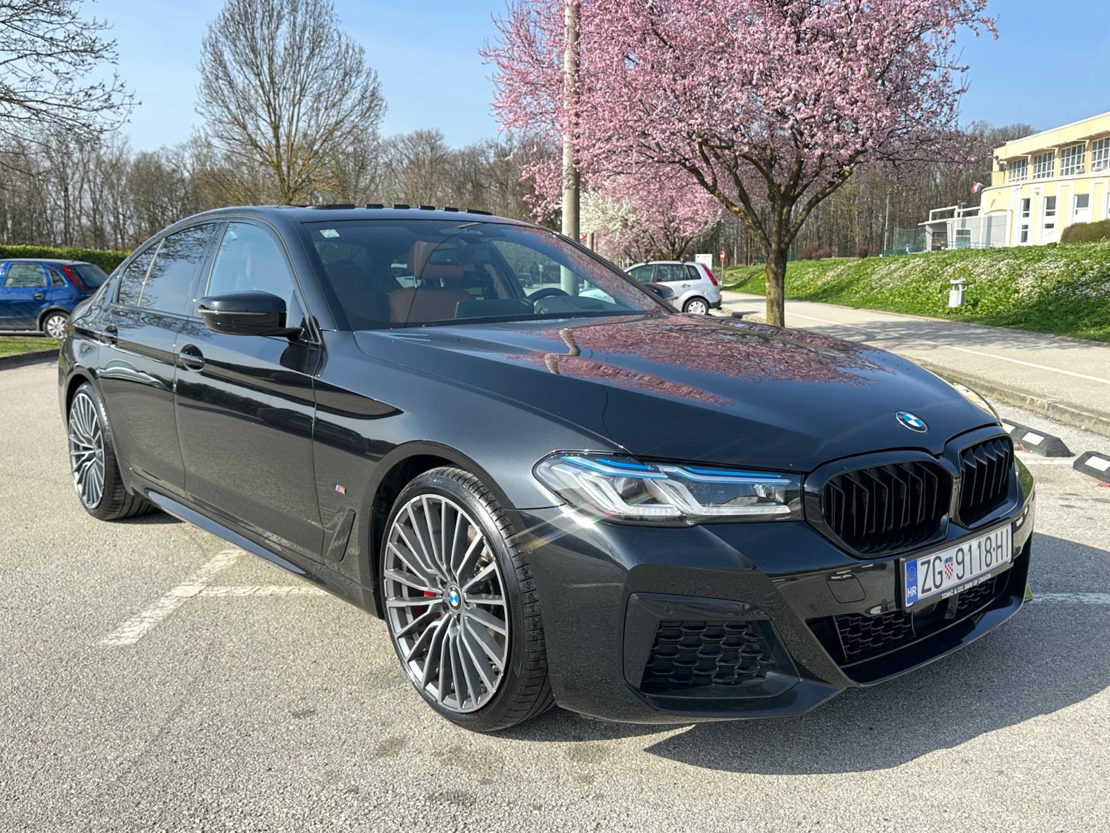 BMW seria 5 530d, 2023 g. M paket, LASER, 20 kotači, reg.03/2025, 2023 god.