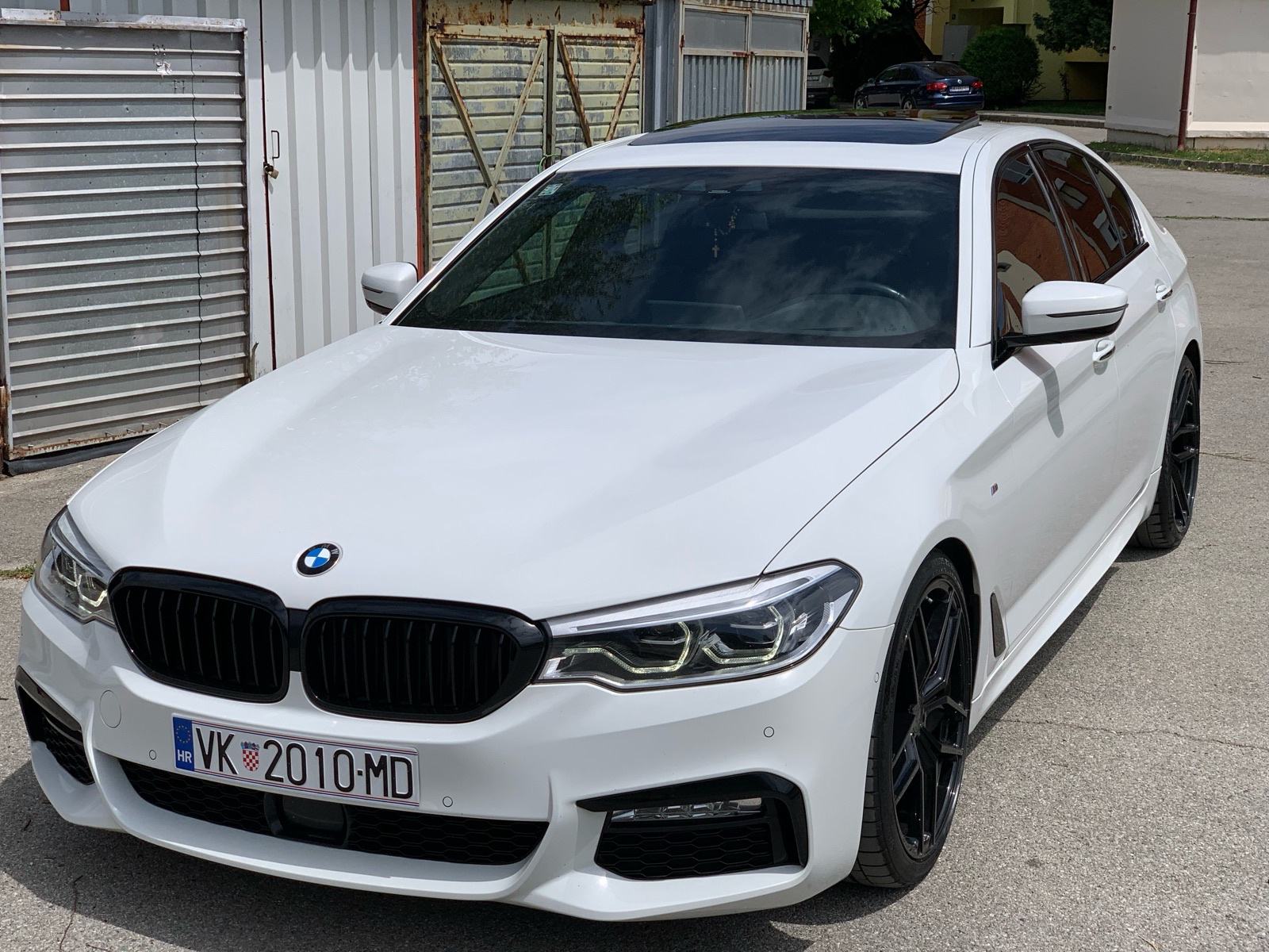 BMW G30 530d M-paket full, 2017 god.