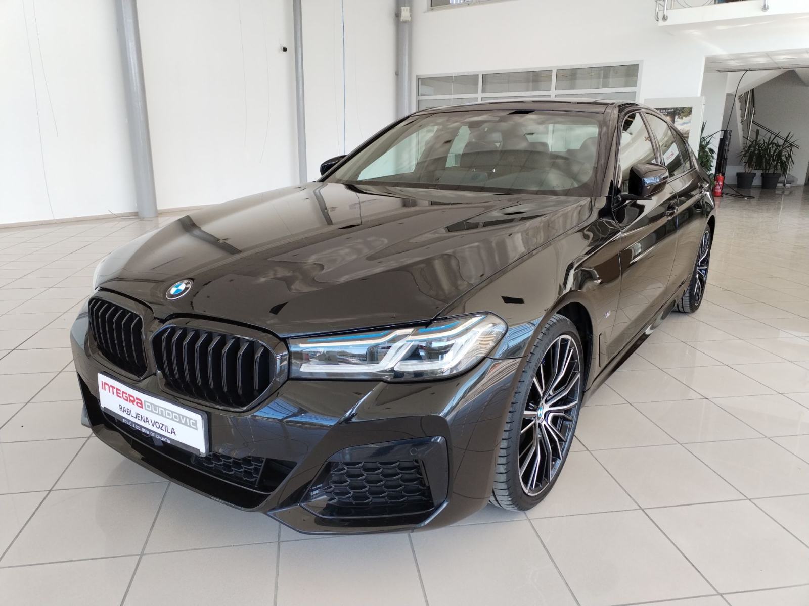 BMW serija 5 530d Xdrive, M PAKET, VIRTUAL COC. LASER FAROVI, 2020 god.