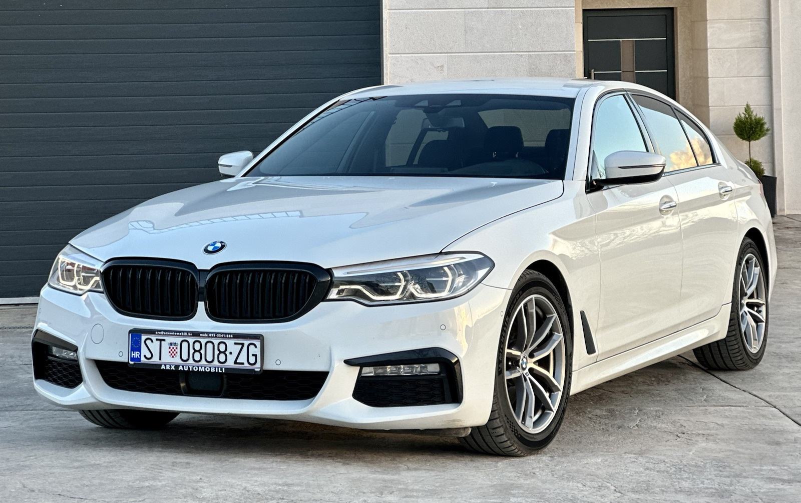 BMW SERIJA 5 - G30 M SPORT - FULL LED - VIRTUAL- PDC - RADAR - Hi Fi ...