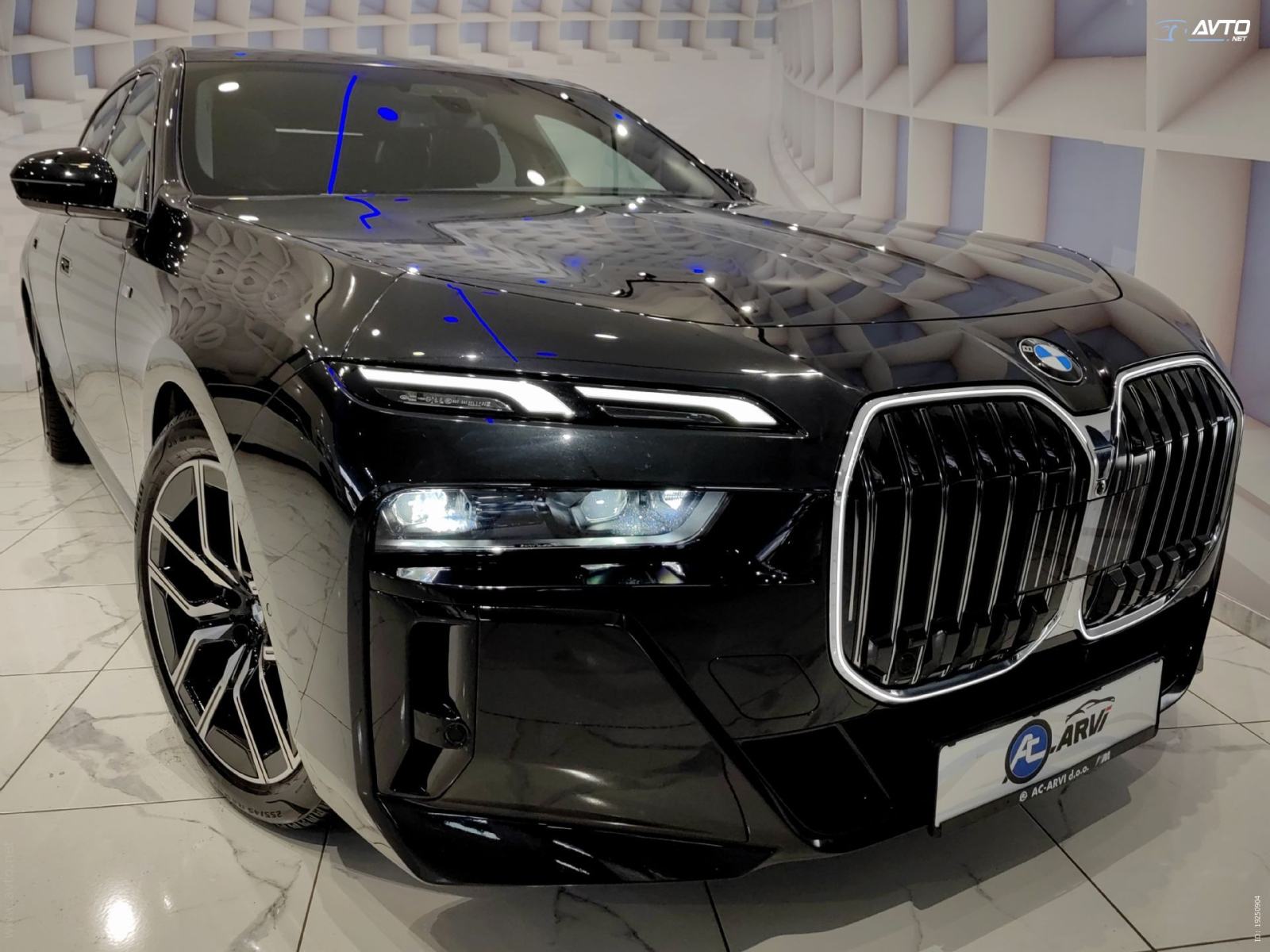 BMW serija 7: 740d xDrive M.PAKET-ZRAČNO-RADAR-B W-HUD-SOFT-KEY, 2023 god.