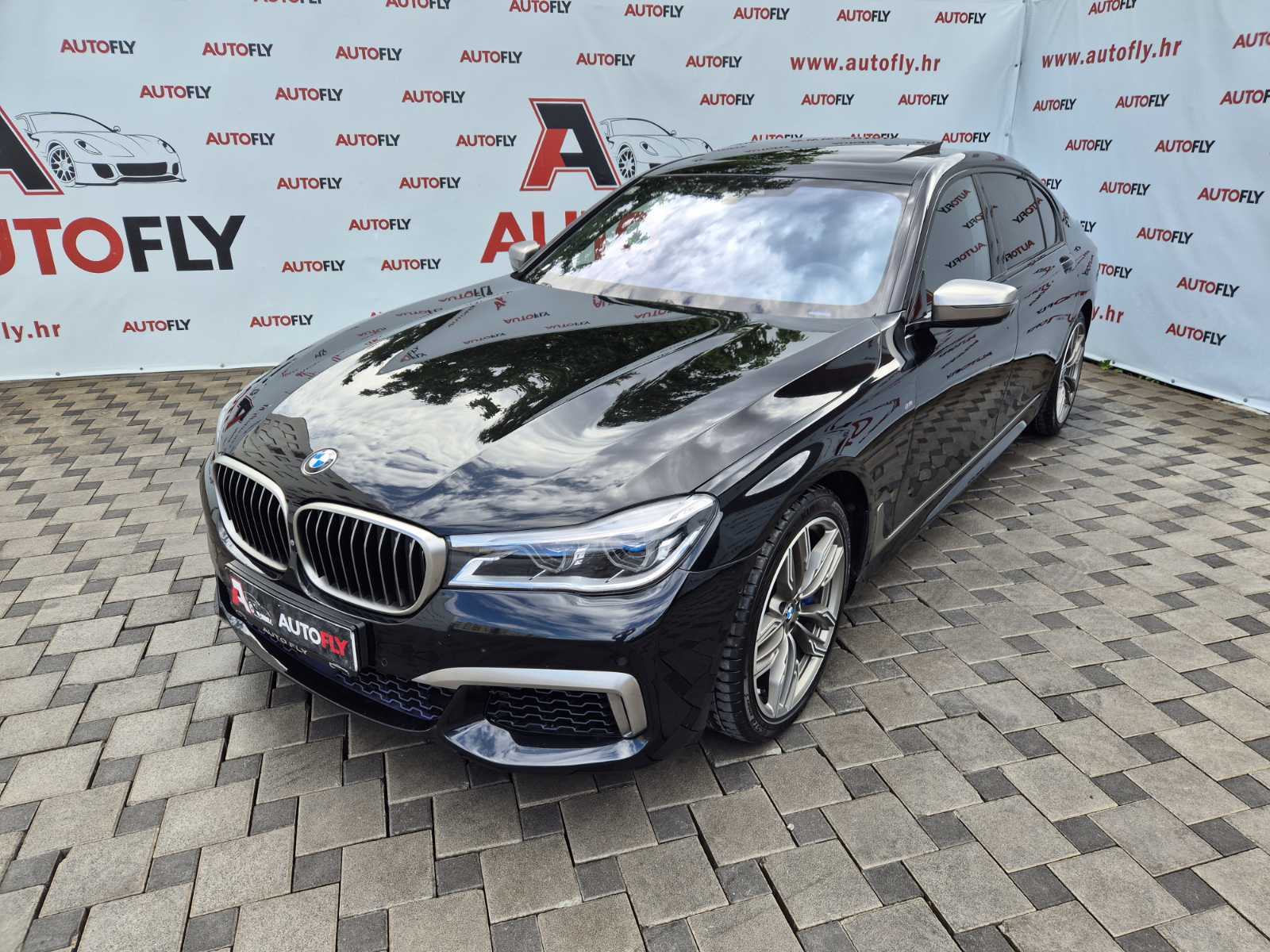 BMW serija 7 M760Li V12 xDrive, Full max oprema, 3x TV, 2017 god.