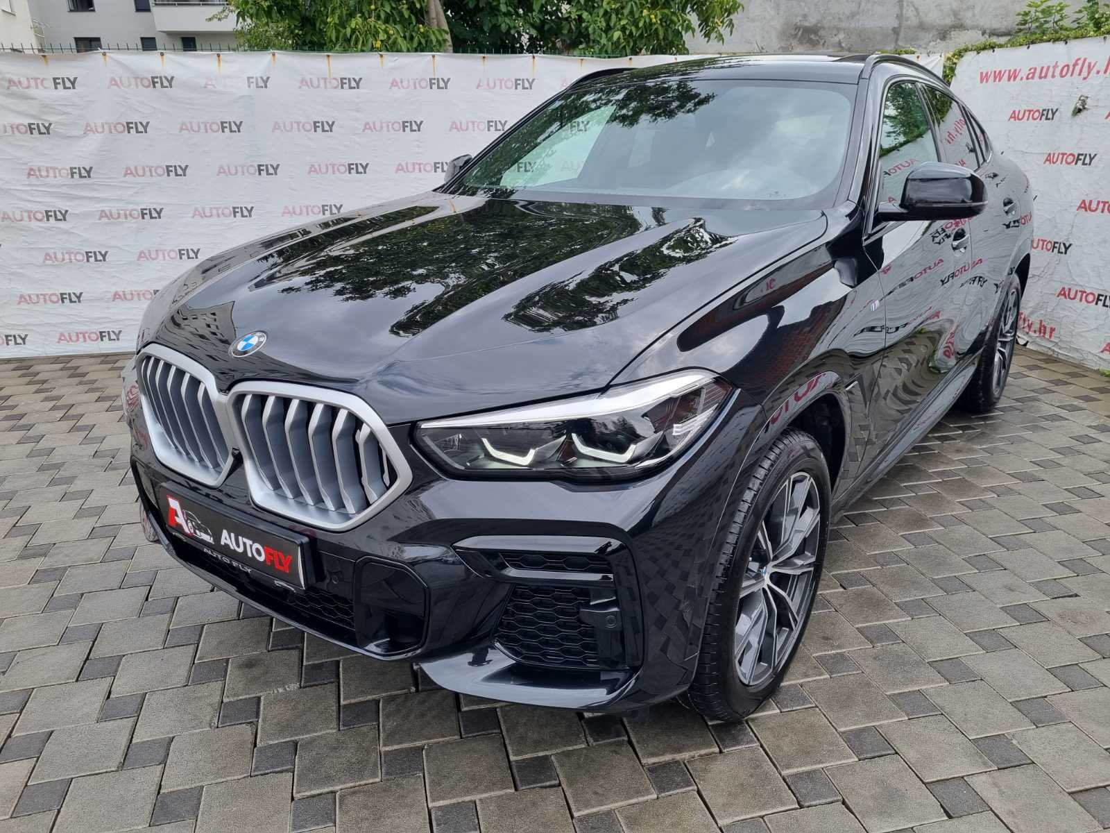 BMW X6 xDrive 3.0d M-paket, Led, Kamera, Panorama, Tvornička gar., 2023 god.