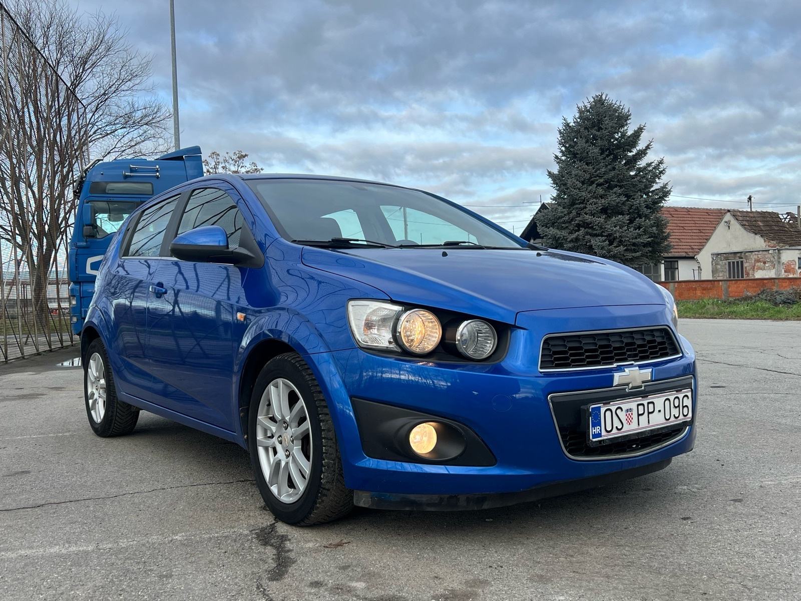 Chevrolet Aveo 1,2 ** tempomat * park senzori * klima * alu f.zim.gume ...