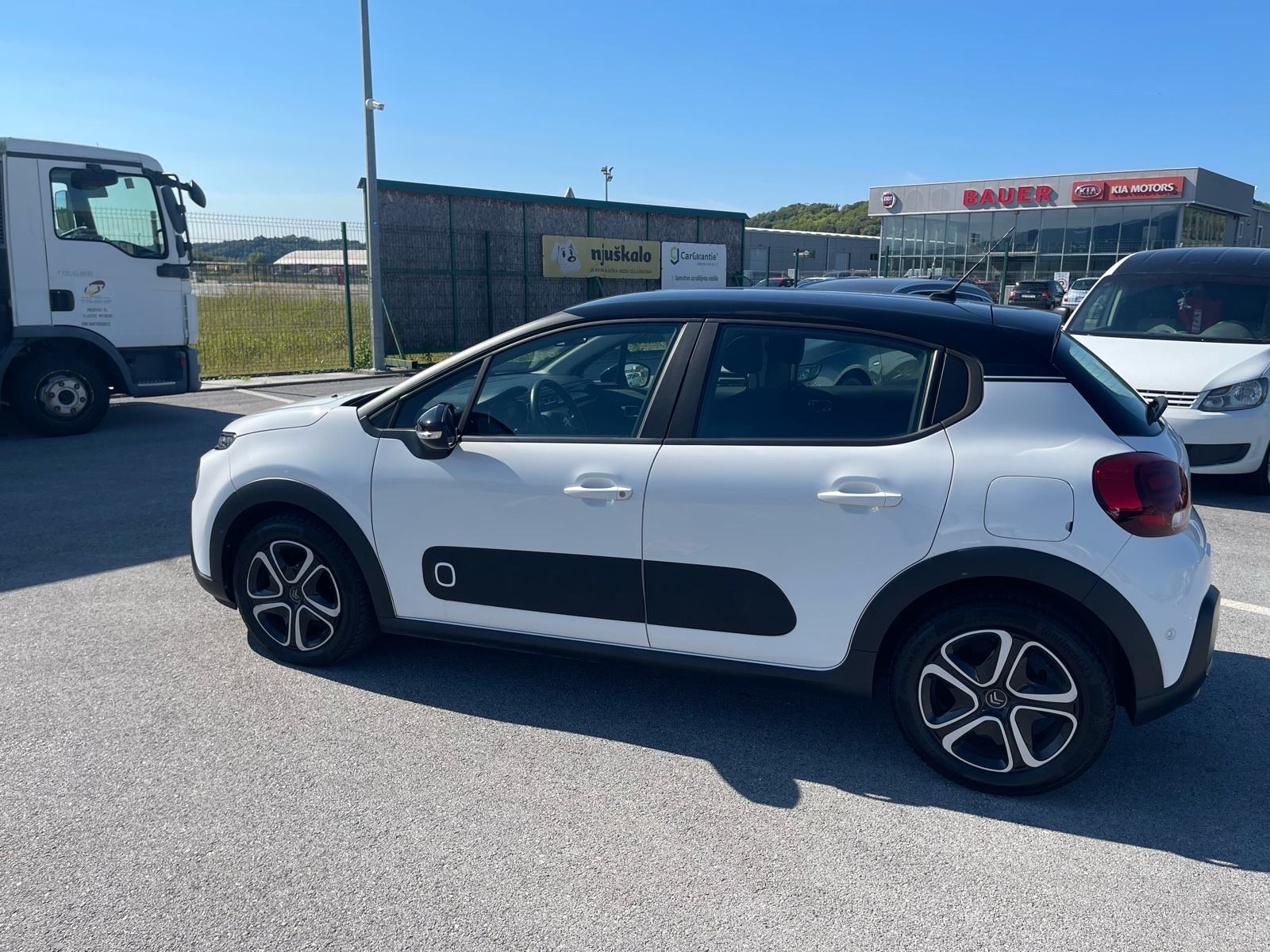 Citroën C3 1,2 PureTech automatik Shine REZERVIRAN, 2020 god.