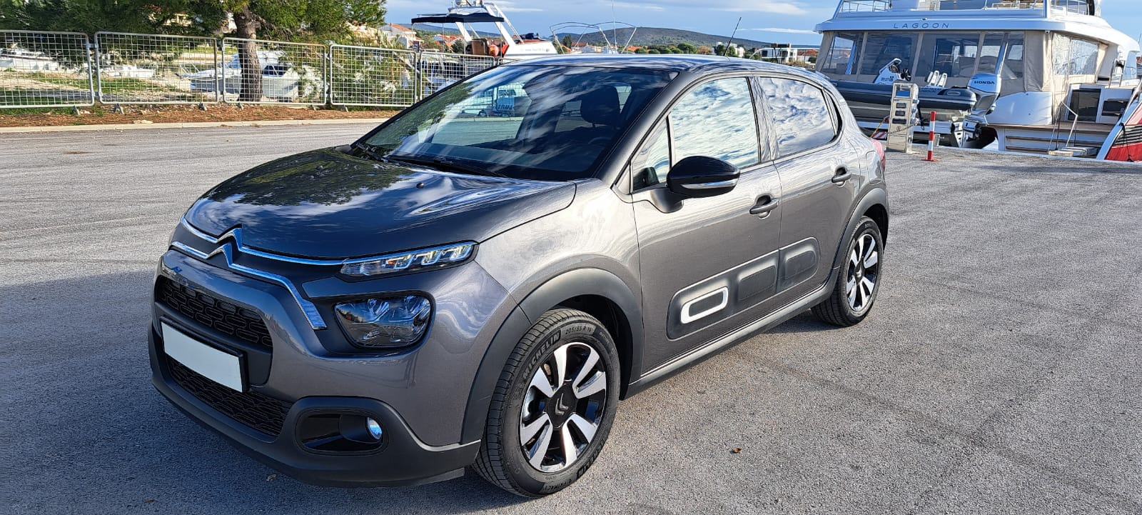 Citroën C3 1,2 PureTech SHINE ⭐️2023g⭐️u PDV.⭐️Reg god dana.⭐️JAMSTVO, 2023 god.