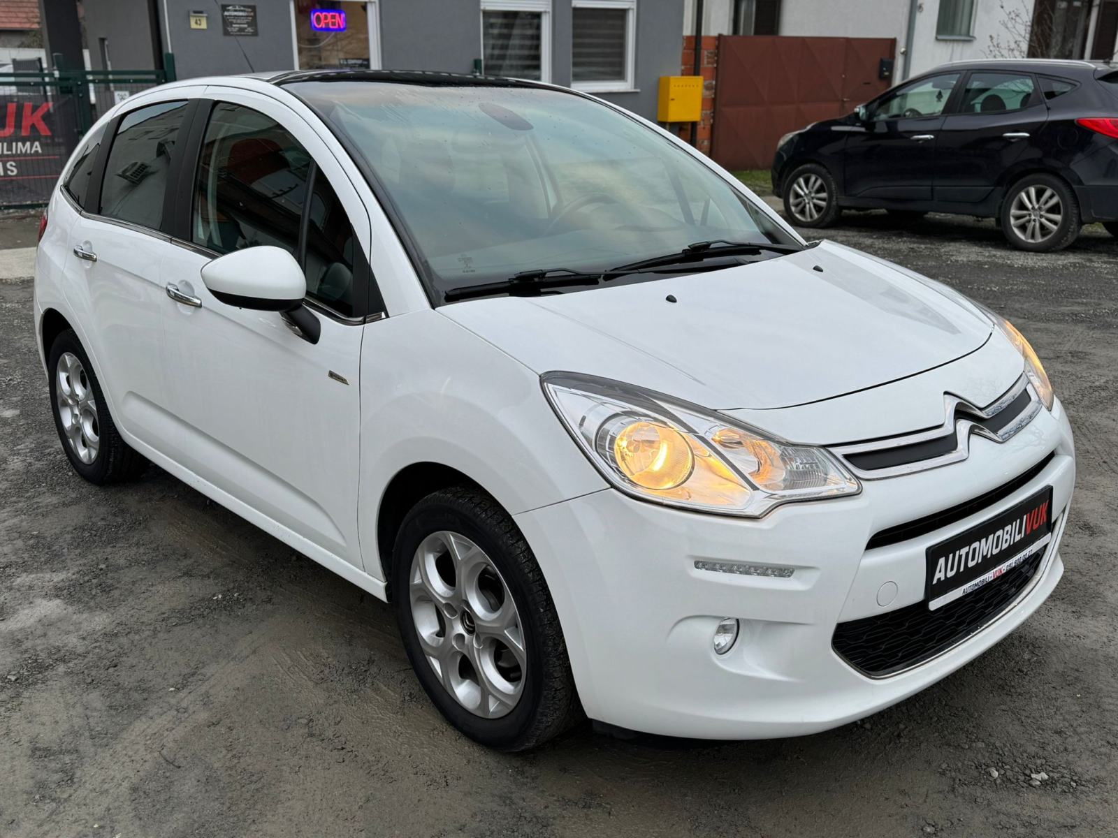 Citroën C3 1,2 VTi Seducation - panorama, klima, led,veliki servis,alu ...