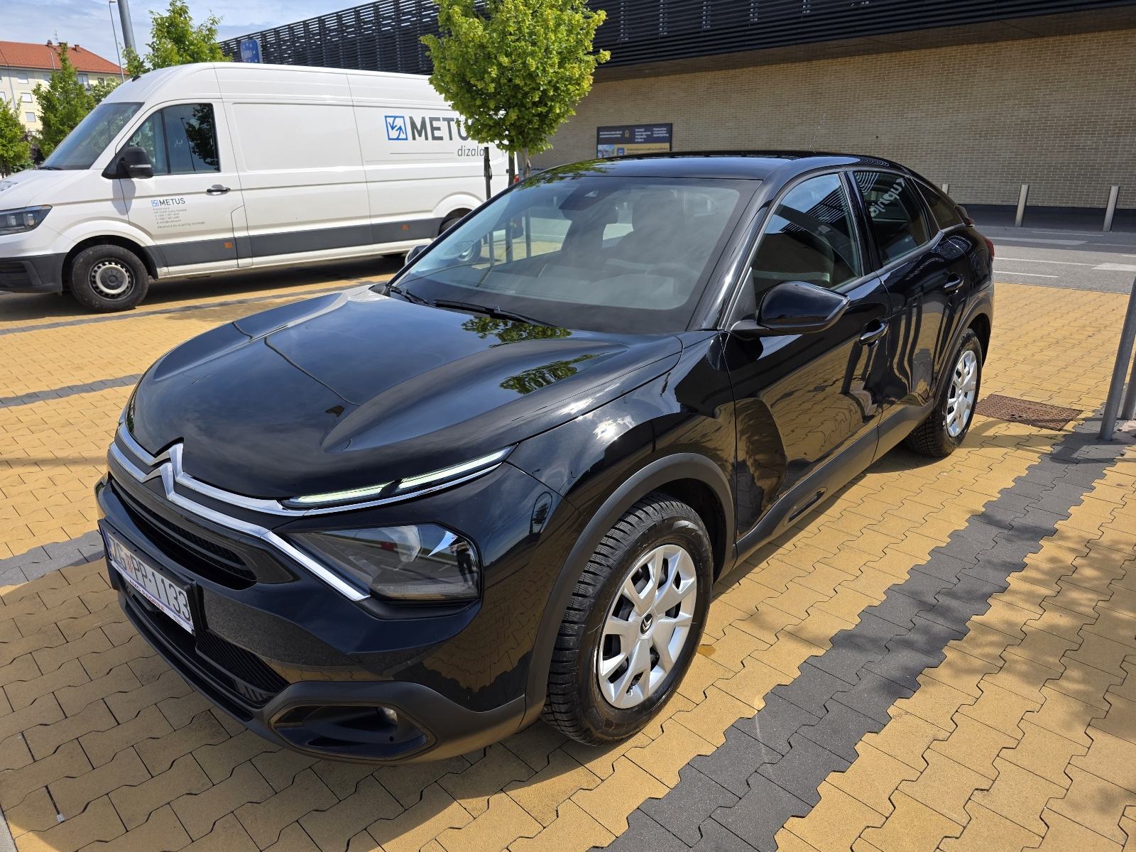 Citroën C4 1,5 BlueHDI Business**Novi model*Virtual Kokpit*1.vlasnik ...