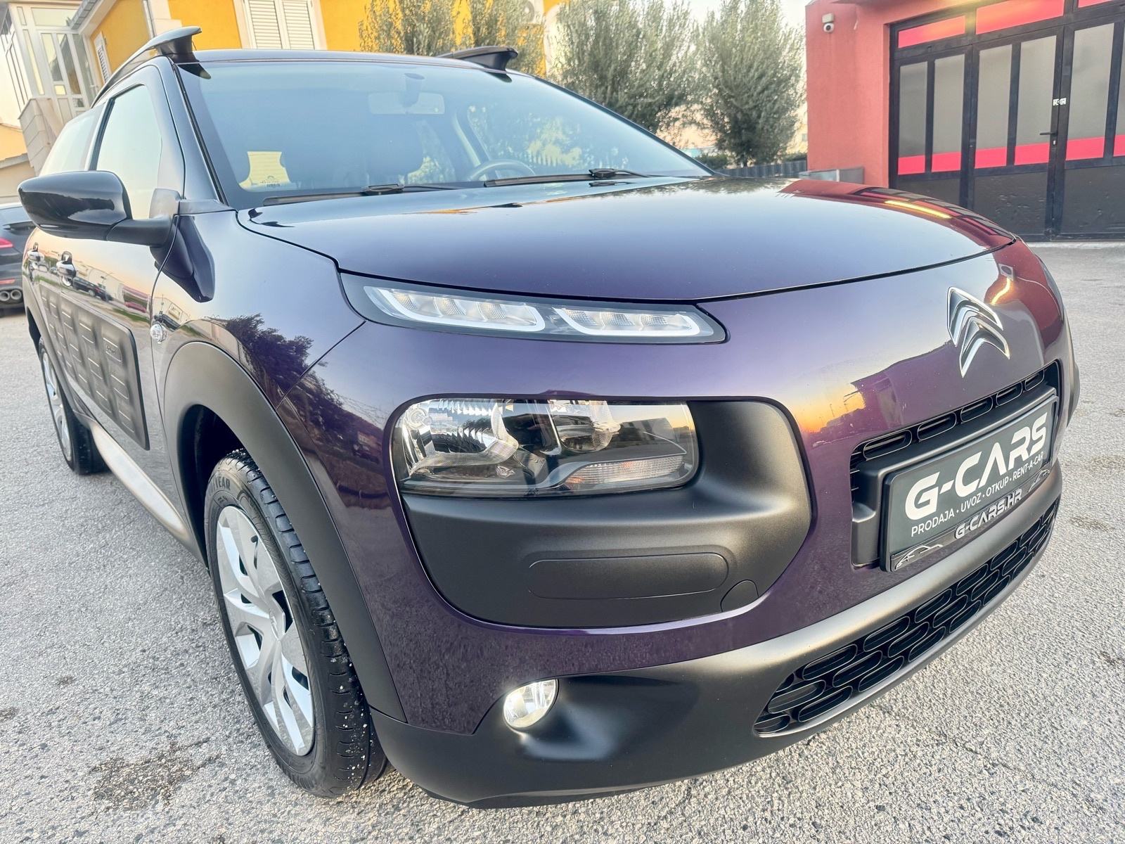 Citroën C4 Cactus 1,2 PureTech —Mod 2018—PURPLE—AIRBUMP—TOUCH 7”—NAVI ...
