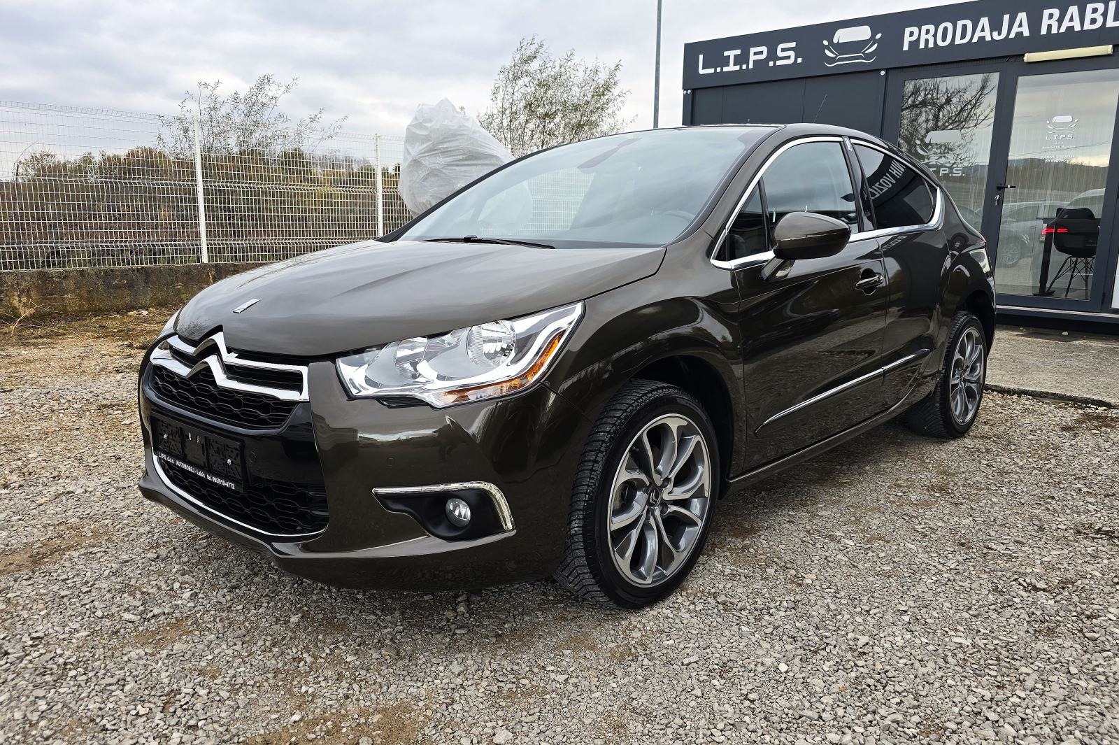 Citroën DS4 2,0HDi 163Ks 1. Vl. Servisna Veliki+red.servis REZERVIRAN ...