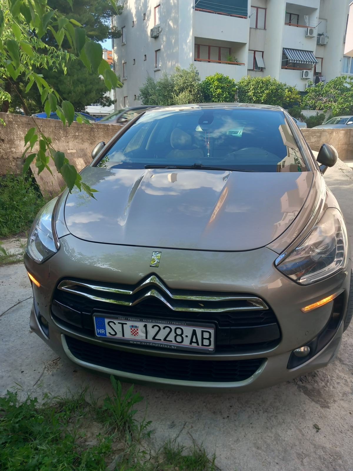 Citroën DS5 Hybrid4 2,0 HDi Sport...prodaja zamjena., 2013 god.