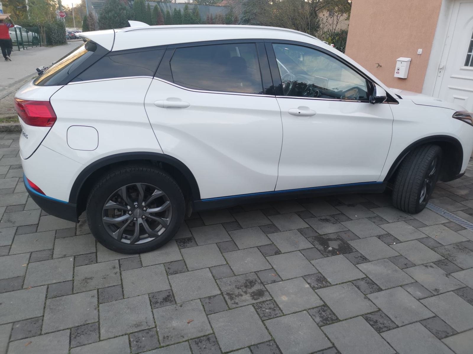 DFSK Seres 3 Luxury EV automatik, 2022 god.