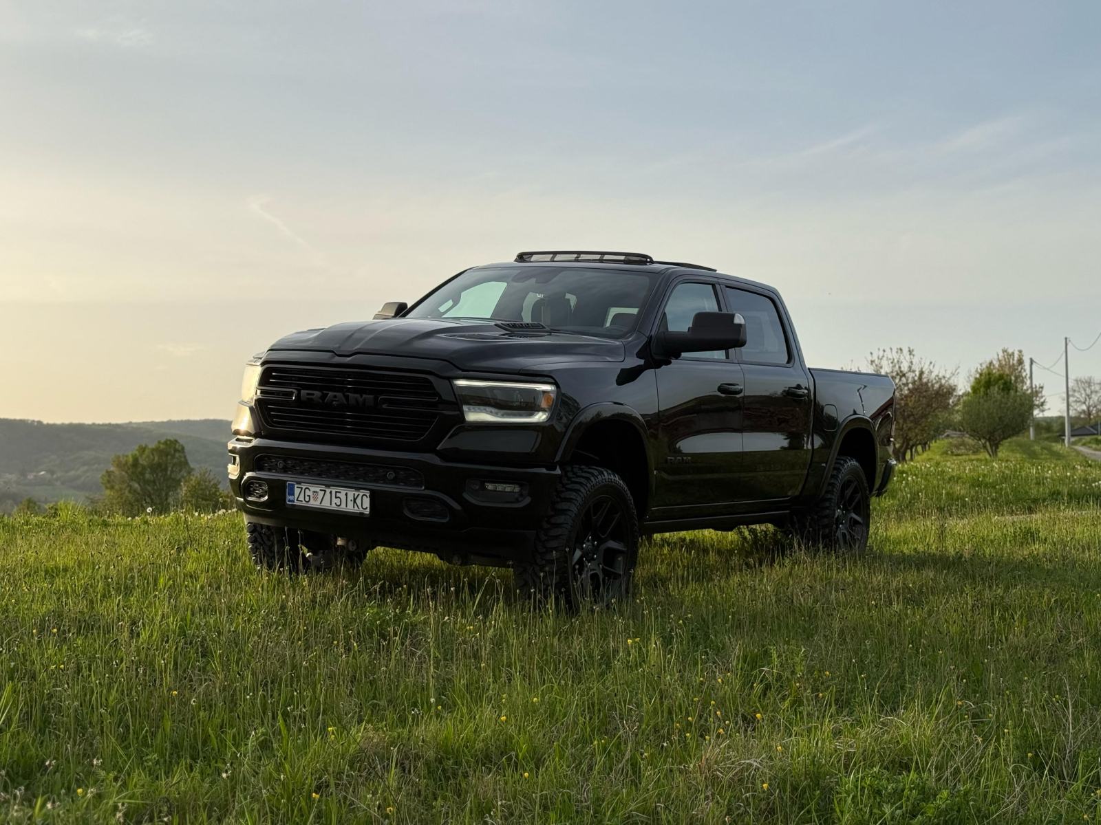 Dodge RAM 1500 5.7 HEMI E-Torque LARAMIE, 2021 god.