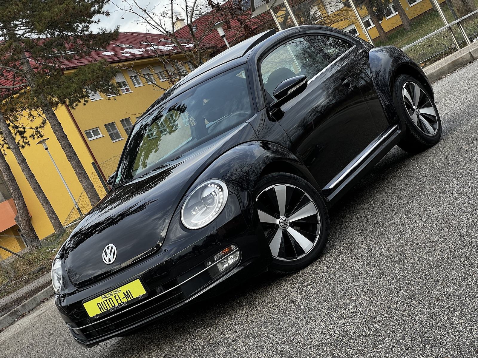 VW Beetle 1,6 TDI BMT Design*PANORAMA*LED*BI-XENON*ALU 18*PDC*, 2013 god.