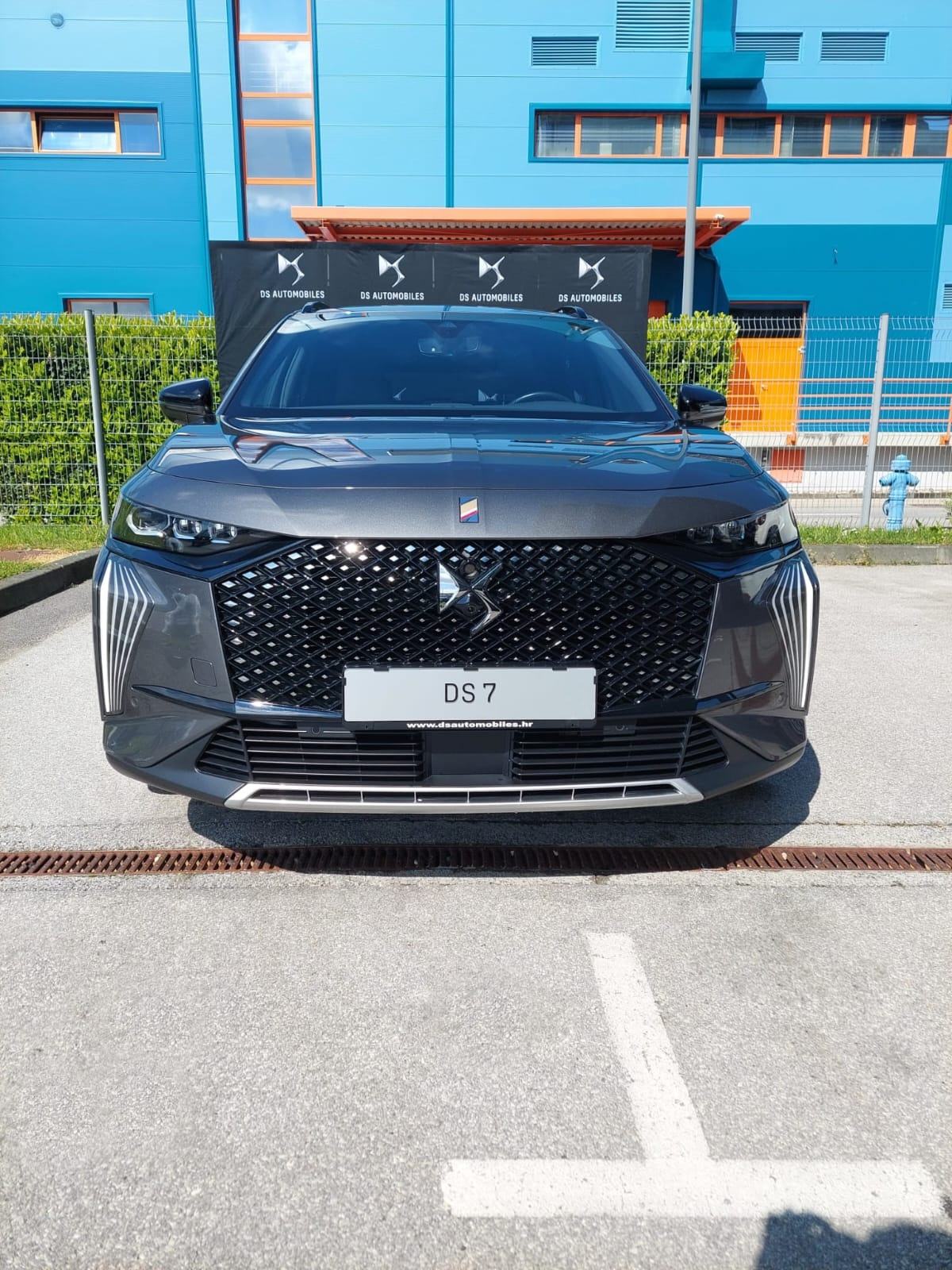 DS Automobiles DS7 OPERA E-TENSE 360 4X4, 2023 god.