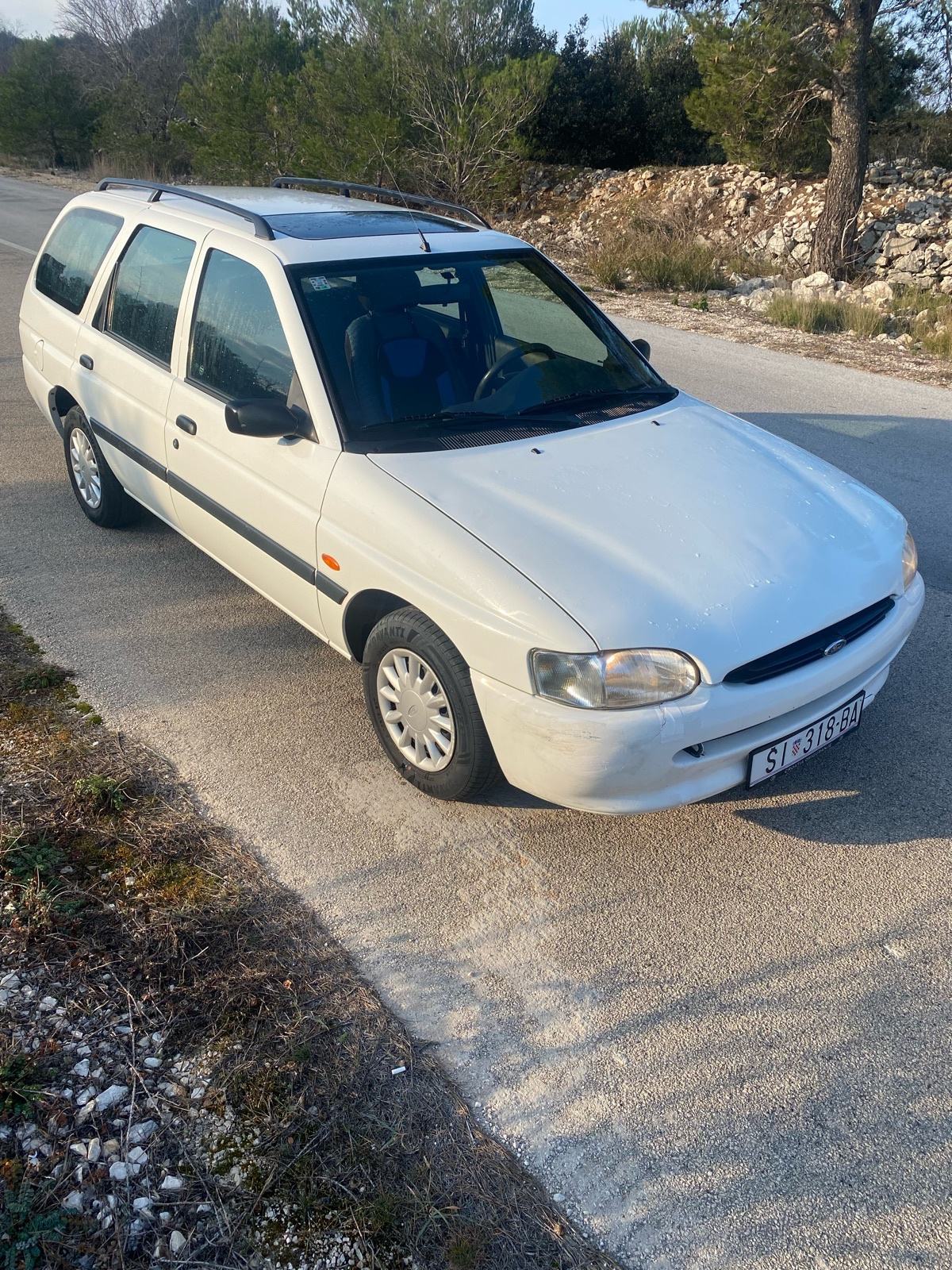 Ford Escort Karavan kuka 1,4 reg 10/2023, 1996 god.