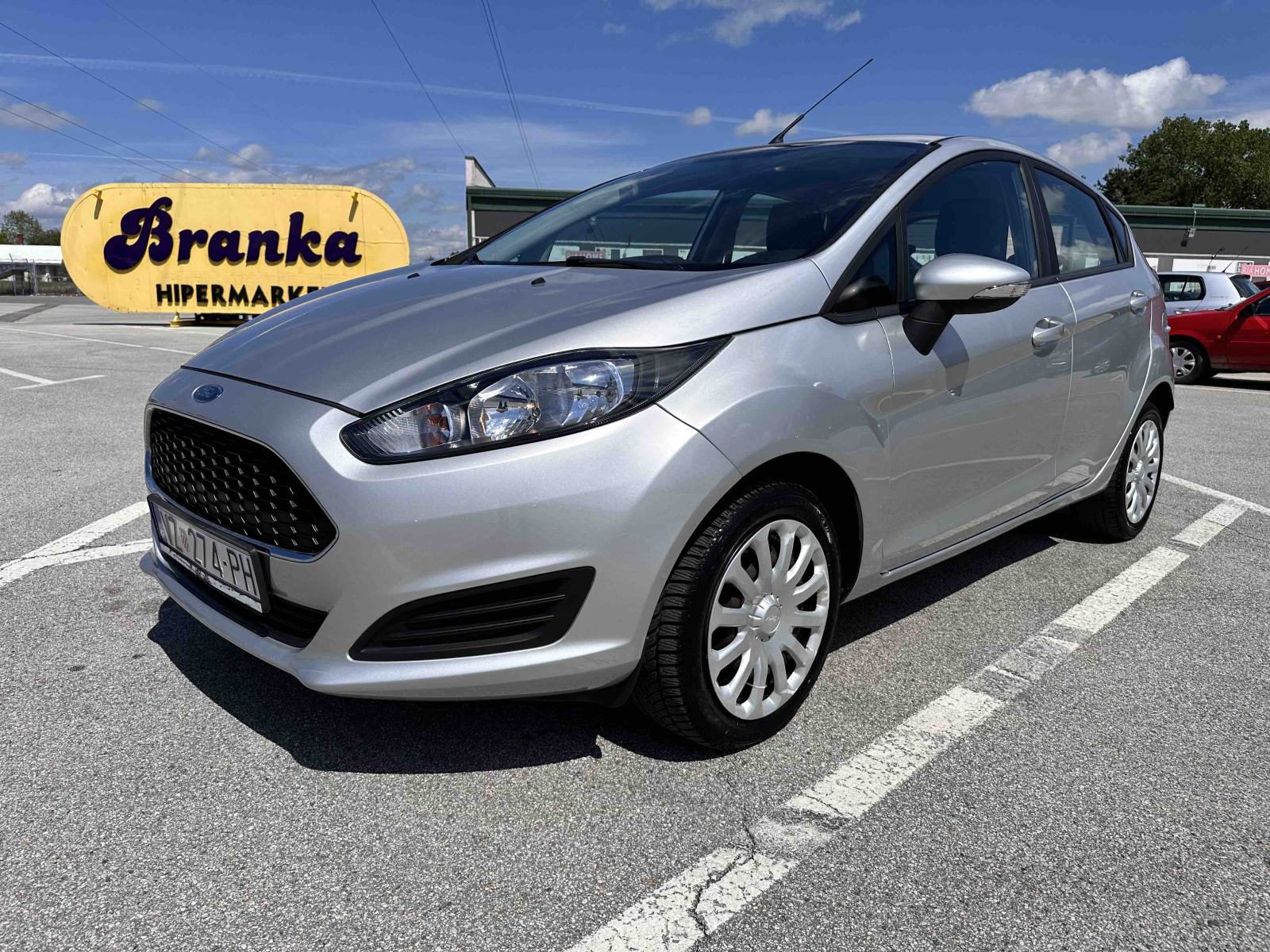 Ford Fiesta 1,25i, reg. 02/2025, klima, 1.vlasnik, servisna, nove gume ...