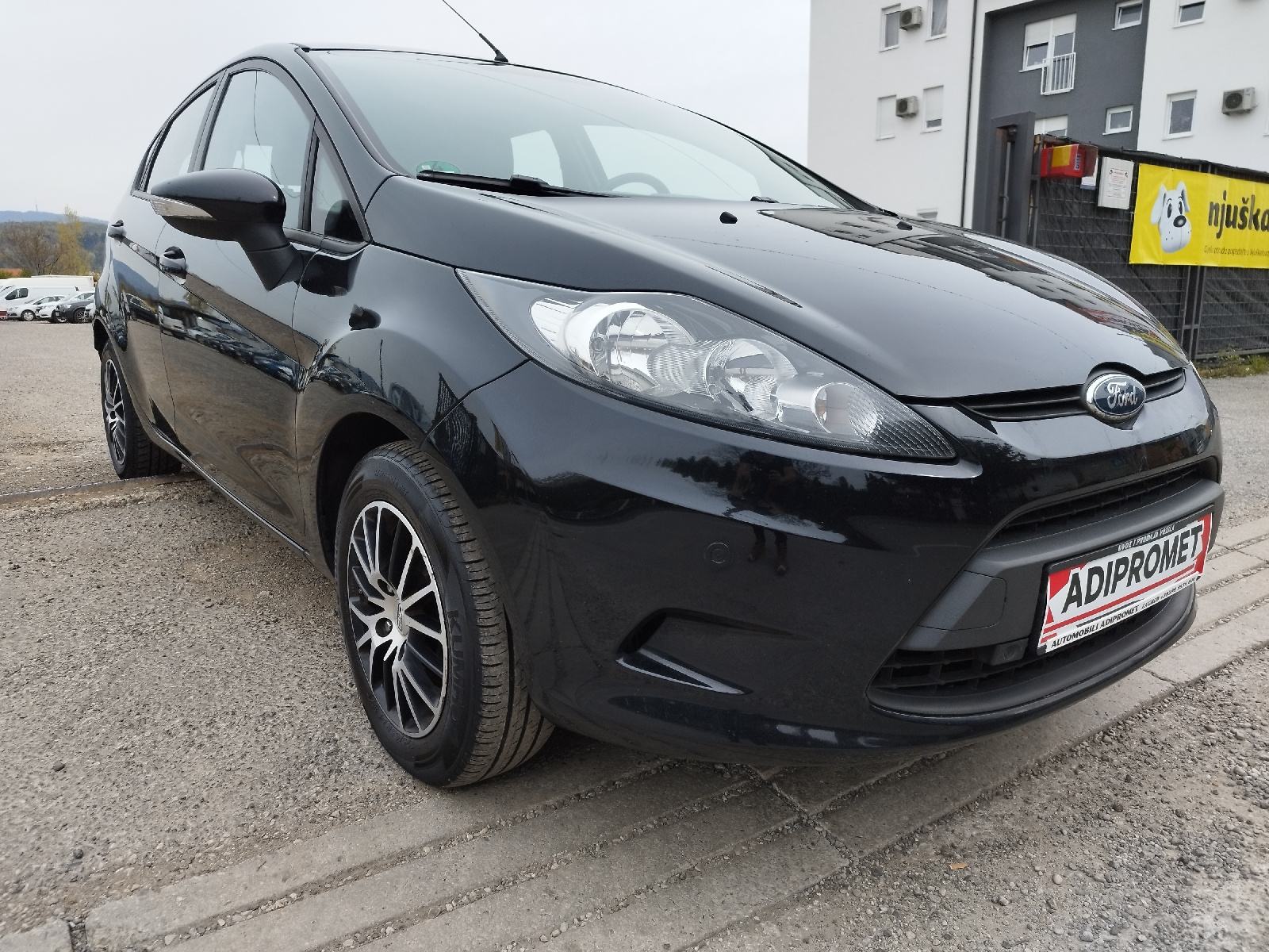 Ford Fiesta 1.6 TDCI/REG 1 GOD/KLIMA /PARKING SENZORI/GRIJANJE SJEDALA ...