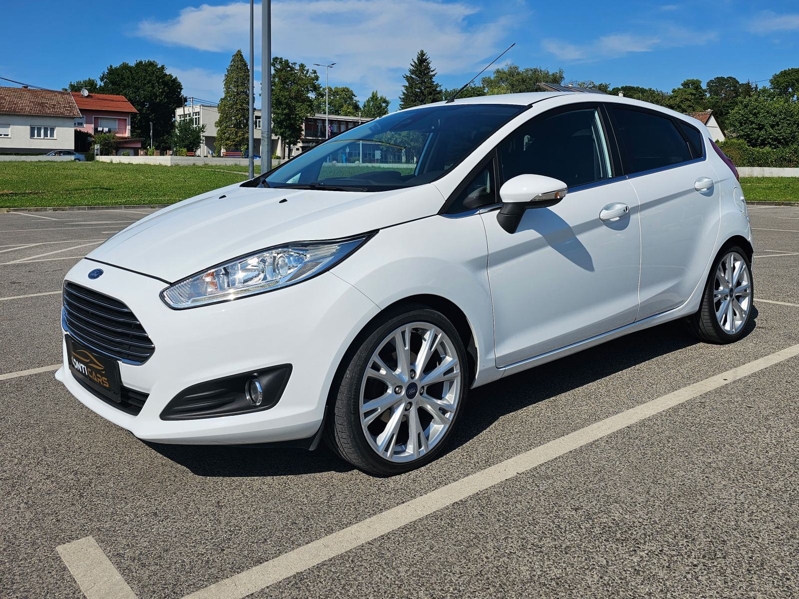 Ford Fiesta 1,6 TDCi, TITANIUM, Navi, Keyless, LED, PDC, Reg. 6/2024 ...