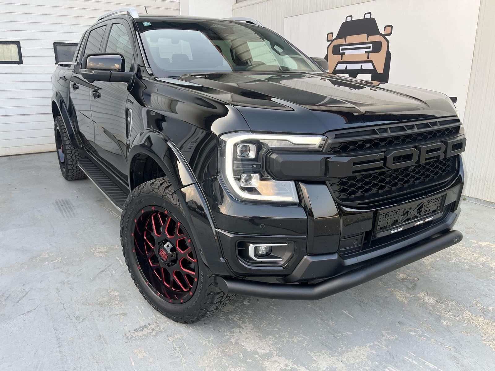 Ford Ranger PLATINUM black matrix automatik n1, 2024 god.