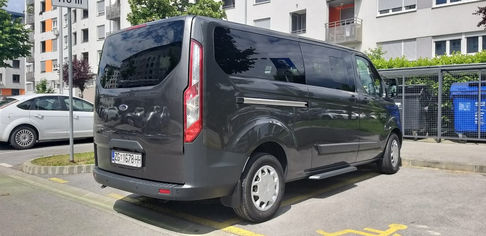 Ford Transit Custom Kombi, 2017 god.
