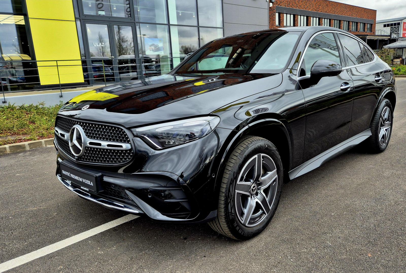 GLC 300de Coupe 4MATIC AMG Premium Plus ****, 2023 god.